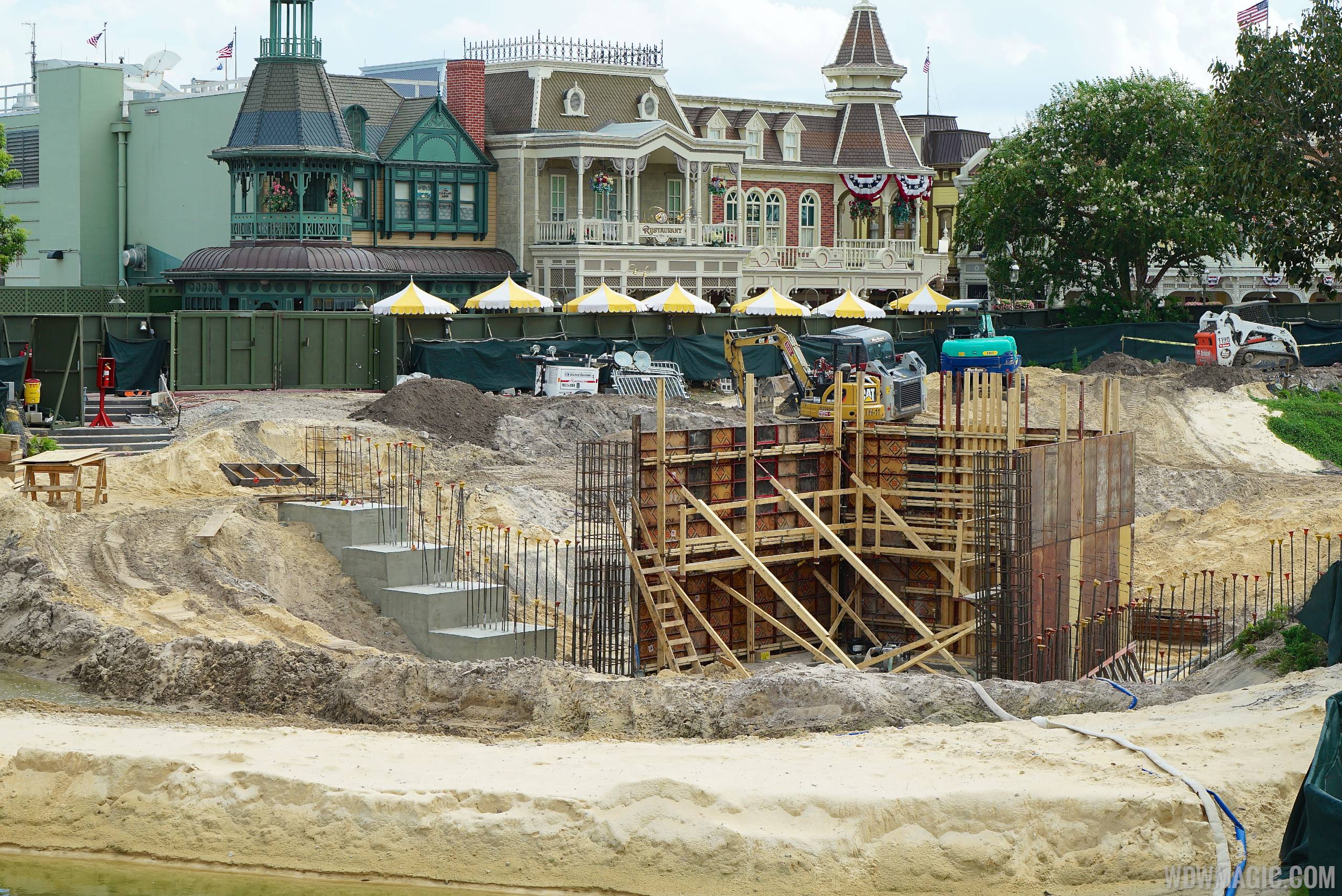 PHOTOS - Magic Kingdom hub redevelopment