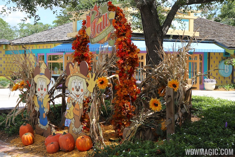 PHOTOS - Fall decor at Downtown Disney
