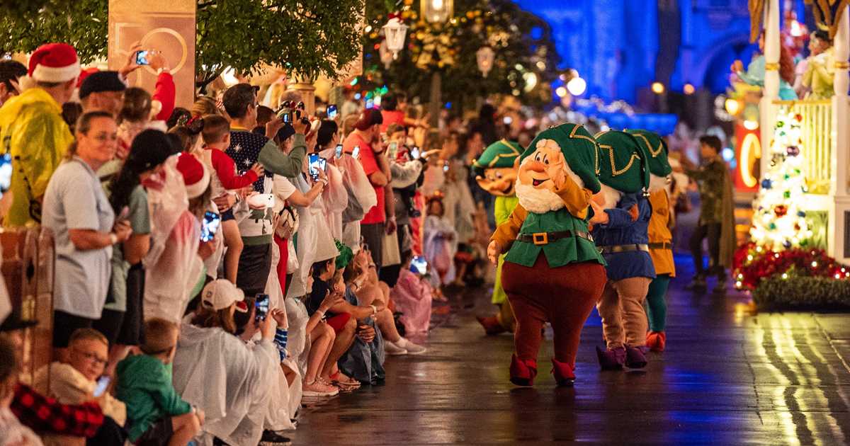 Mickeys Once Upon A Christmastime Parade 2022 Main Street U S A