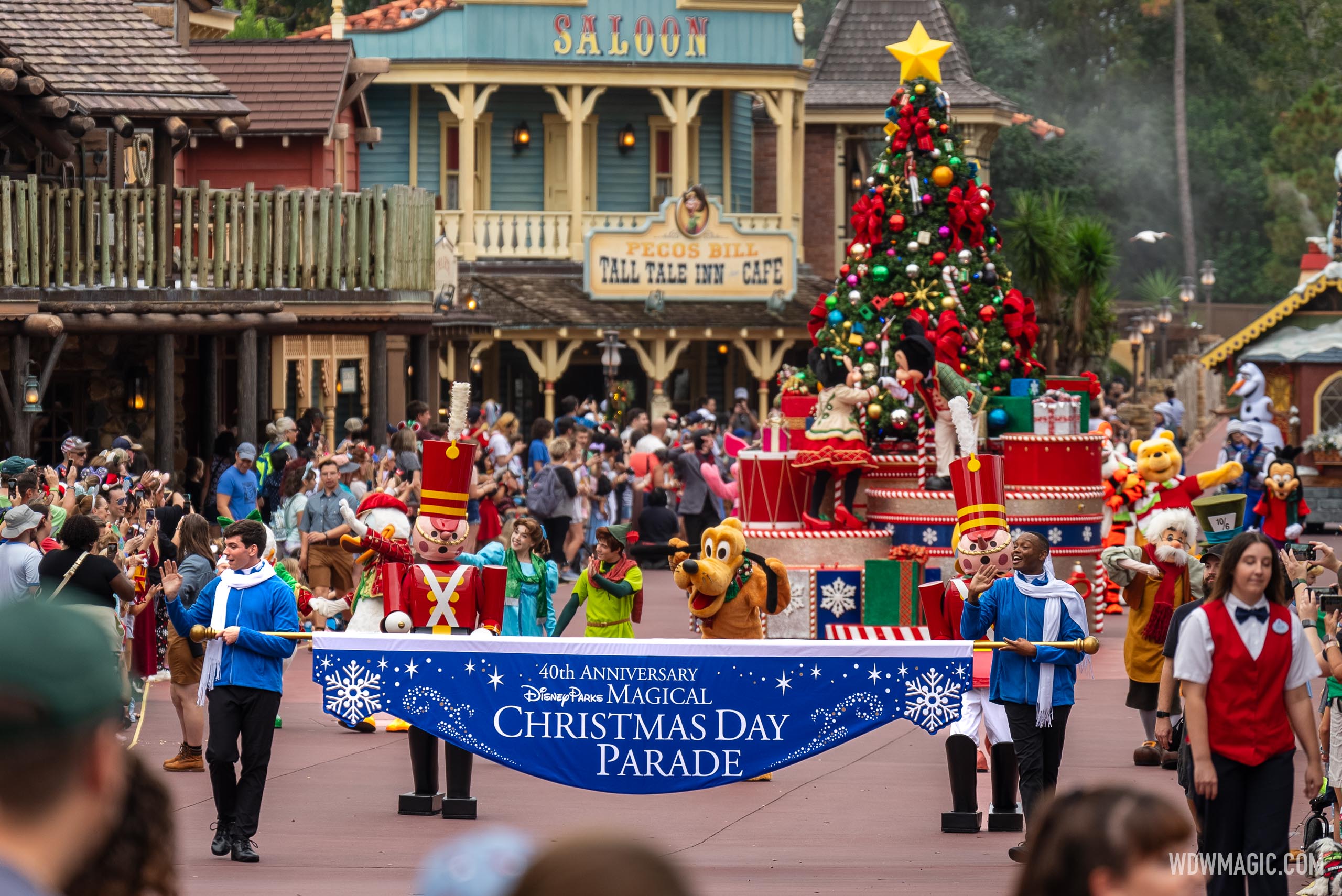 Mickey's Once Upon a Christmastime Parade - Christmas Day Parade ...