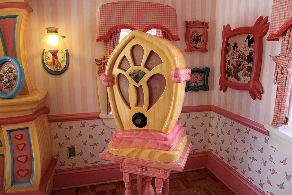 Minnie's Country House - interior - Photo 4 of 34