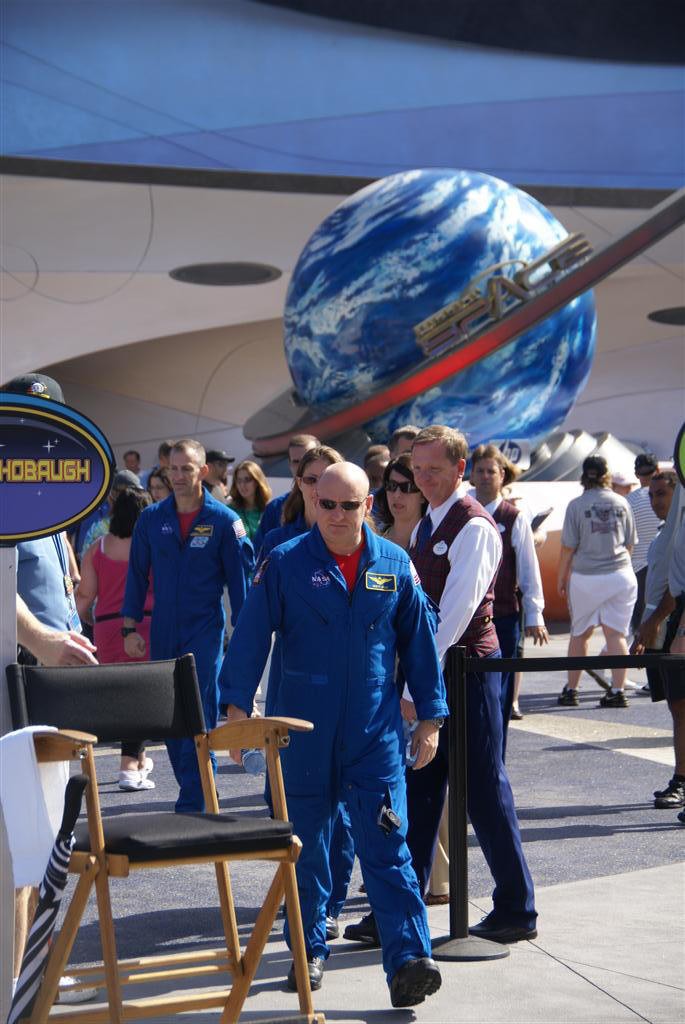 NASA astronaut visit - Photo 27 of 43