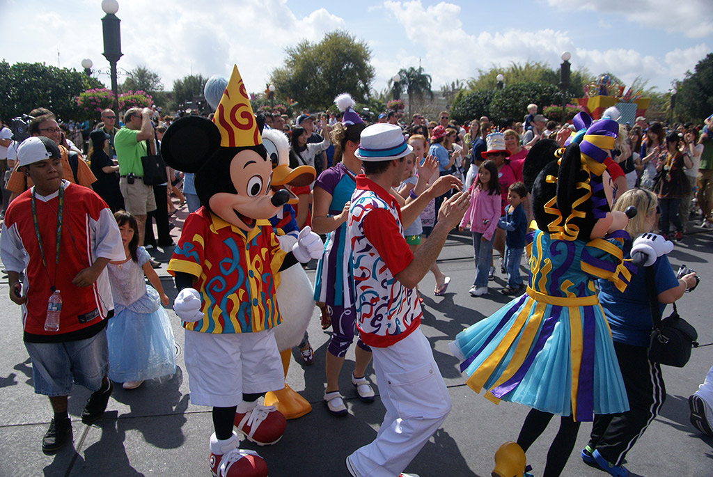 Move It, Shake It, Celebrate It! Street Party preview performance ...