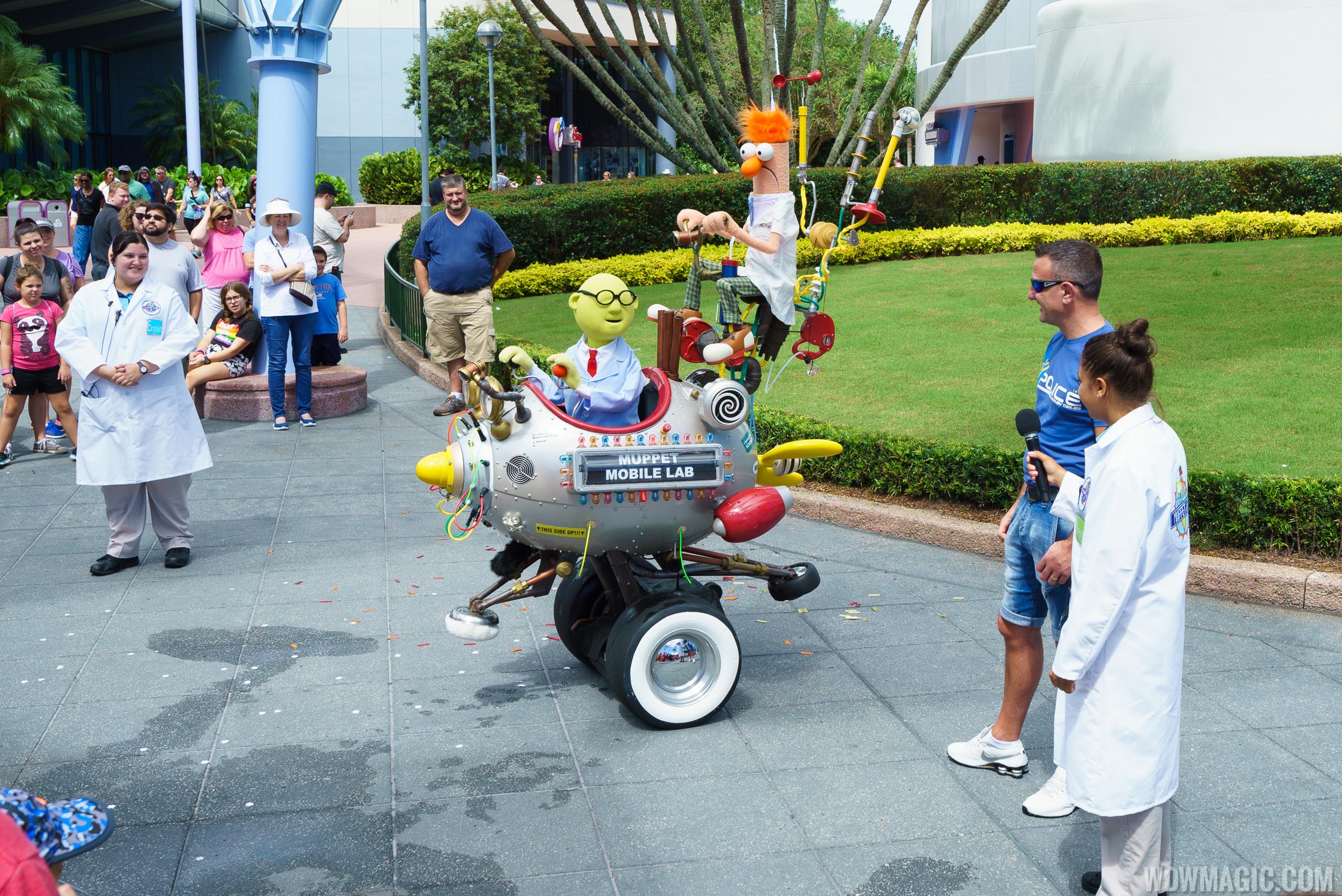 VIDEO - Muppet Mobile Lab back at Epcot