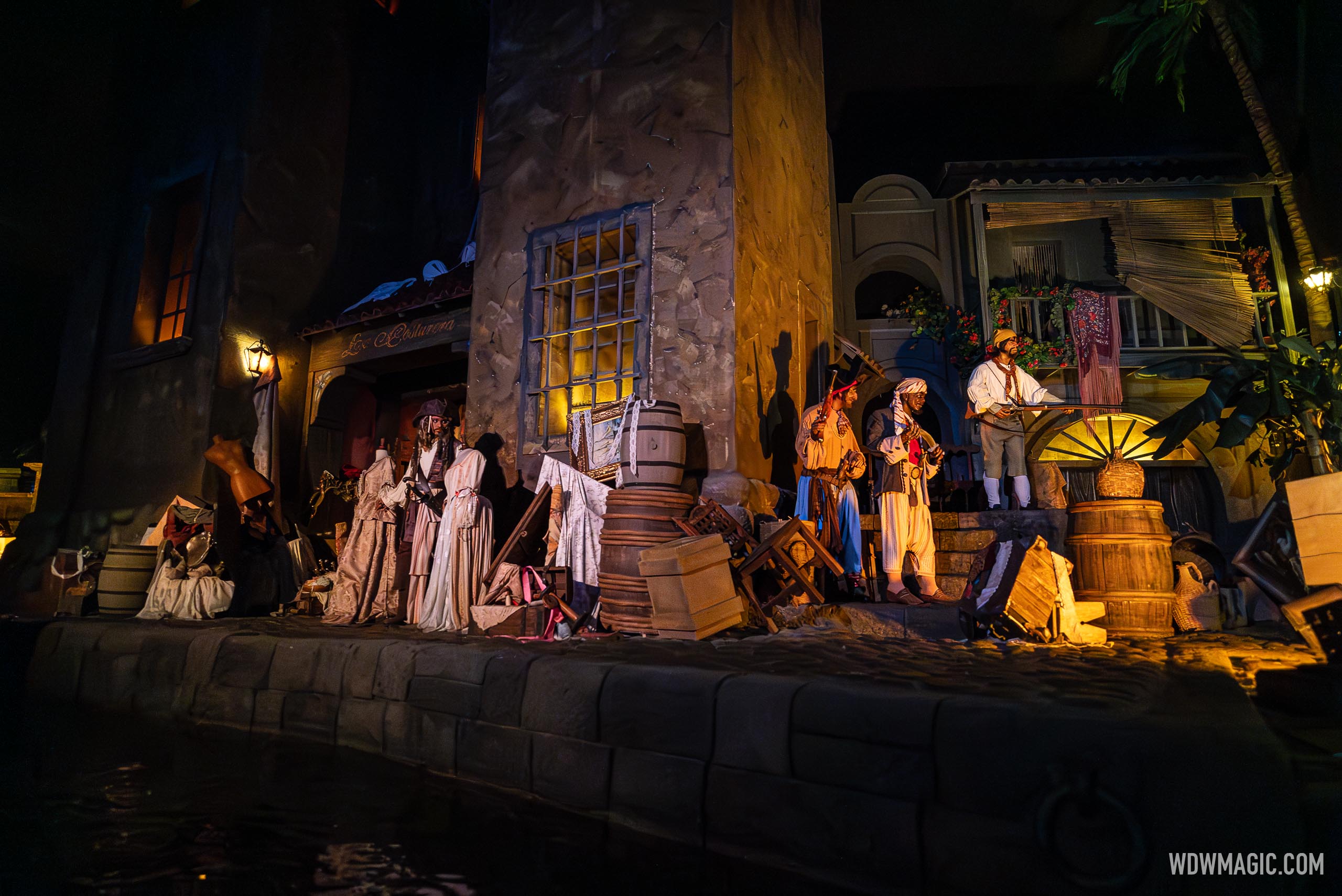 Pirates of the Caribbean show scenes - Photo 6 of 30