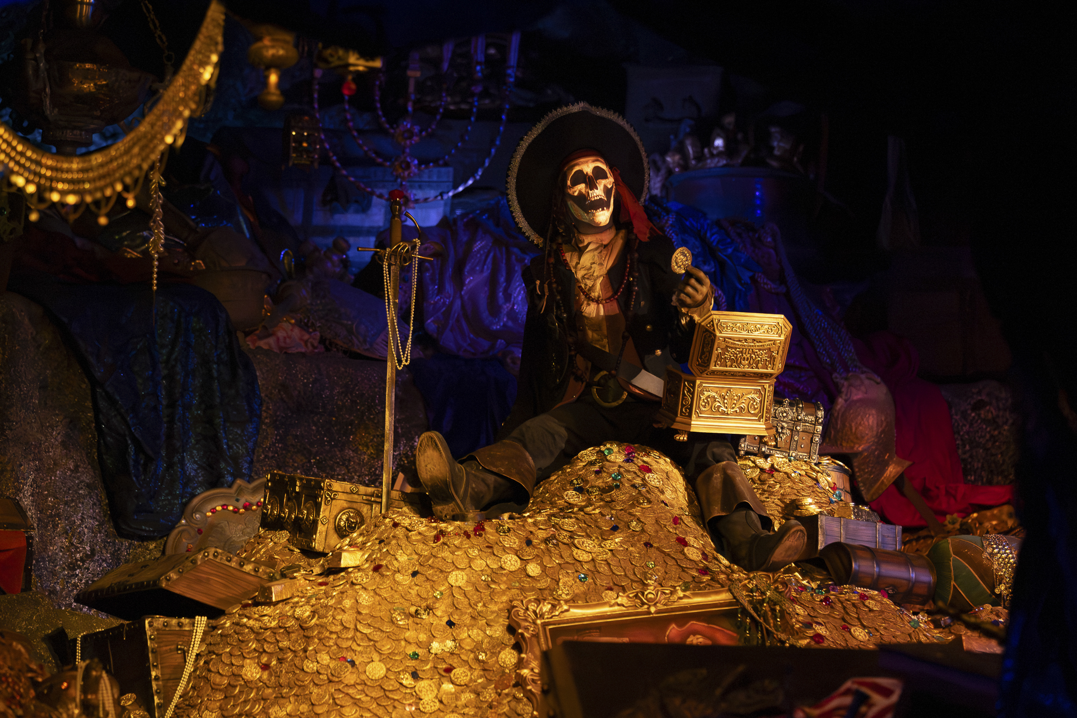 Pirates of the Caribbean Disneyland Gets New Animatronic That ...