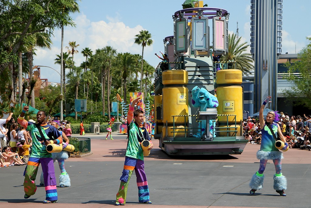 Parade performance - Photo 12 of 24