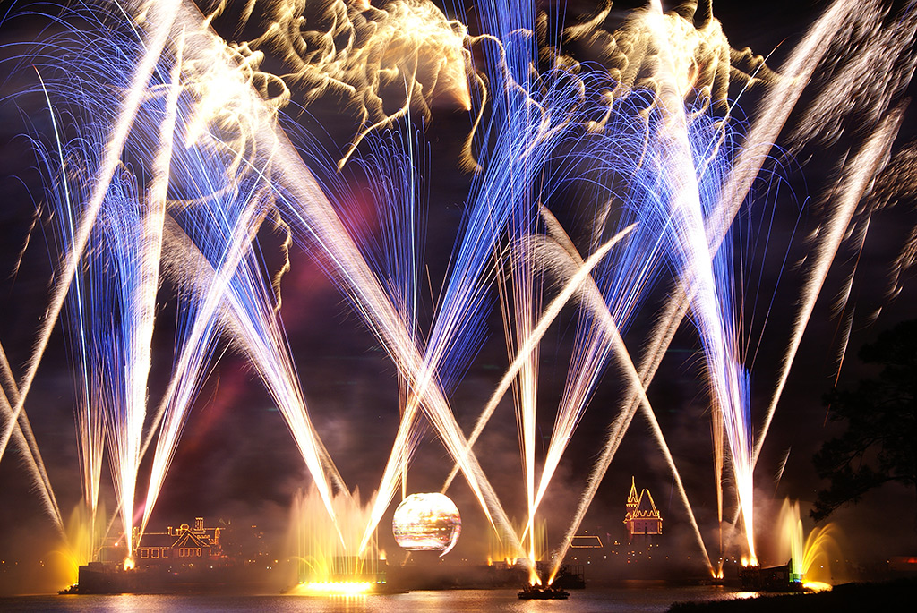 Reflections of Earth show viewed from Germany - Photo 7 of 8