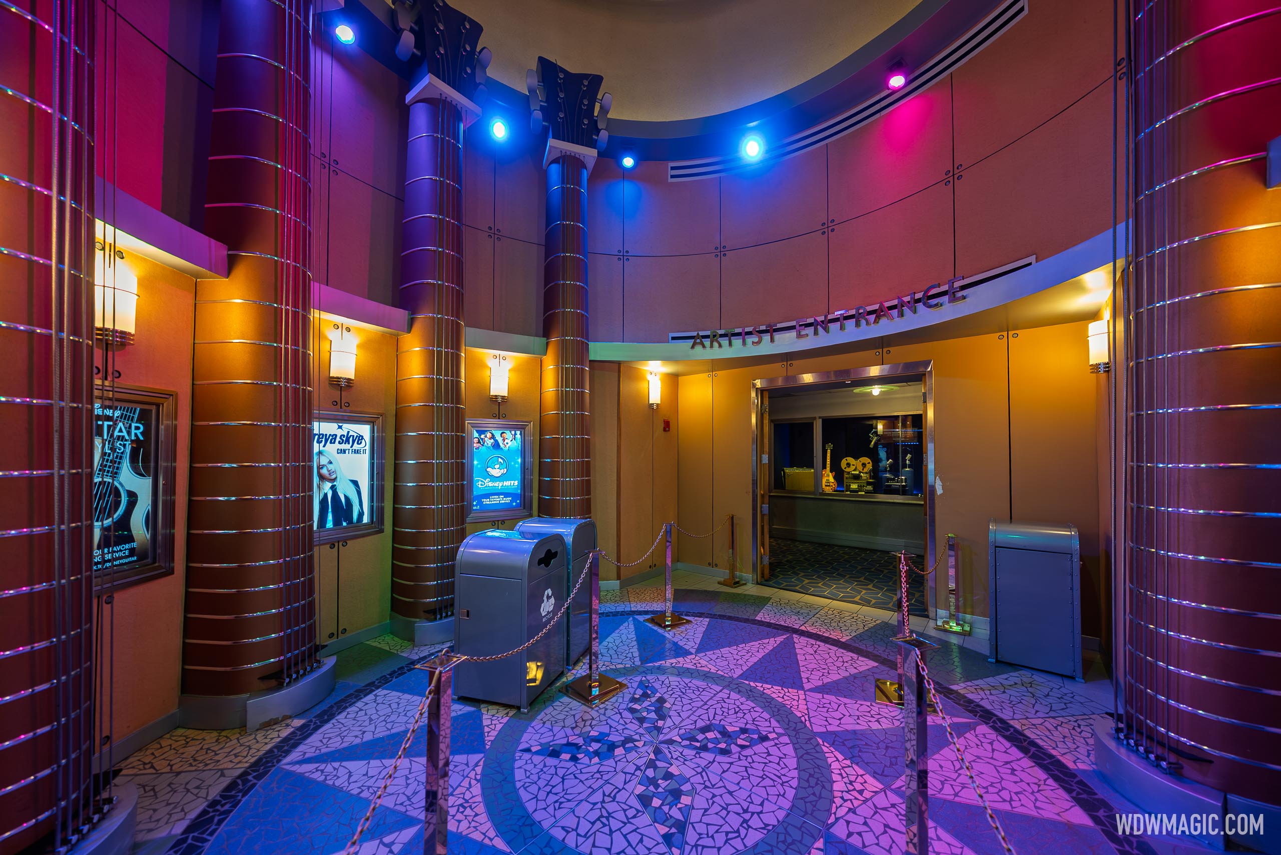 Rock 'n' Roller Coaster overview - Photo 6 of 35