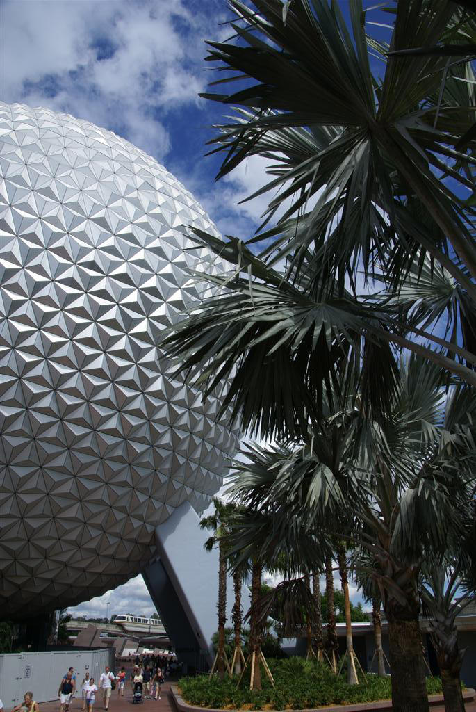 Former wand-side of Spaceship Earth walkway reopens