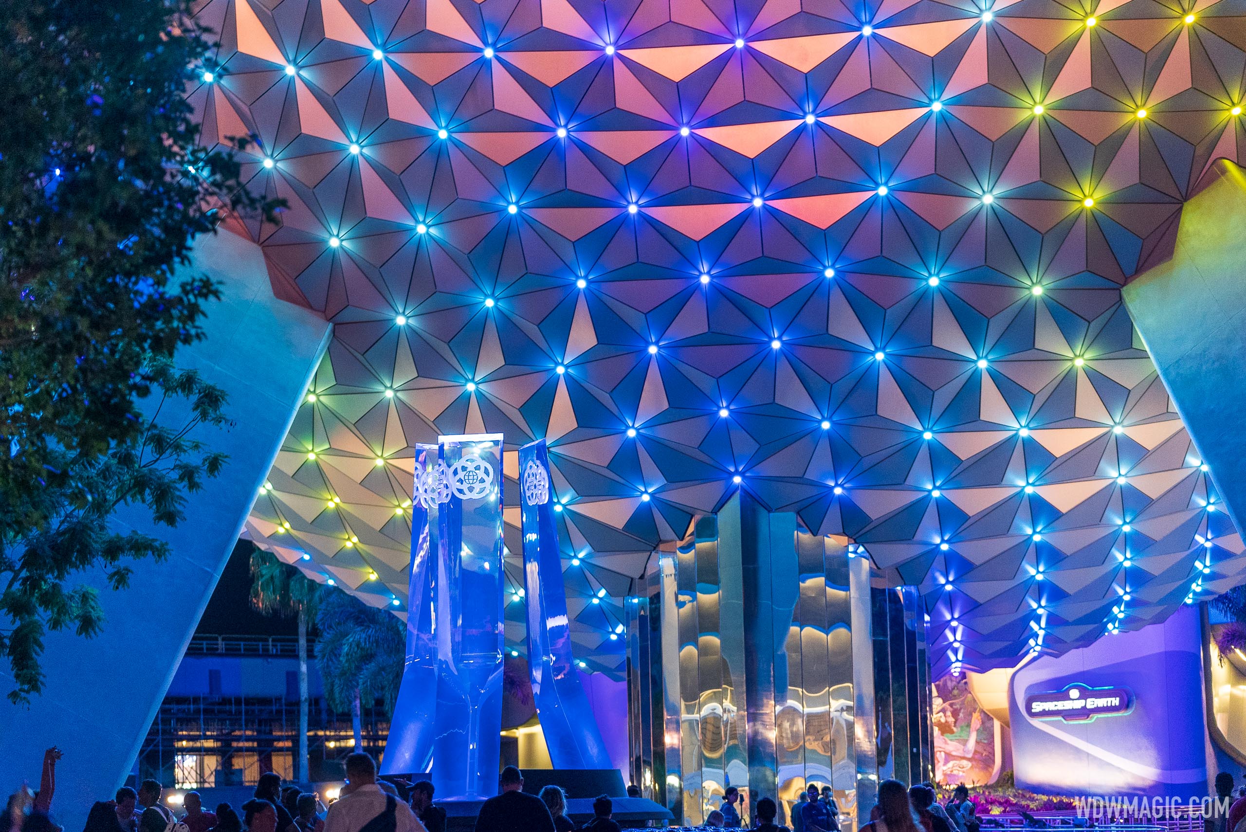 Spaceship Earth new lighting design with points of light - Photo 12 of 13