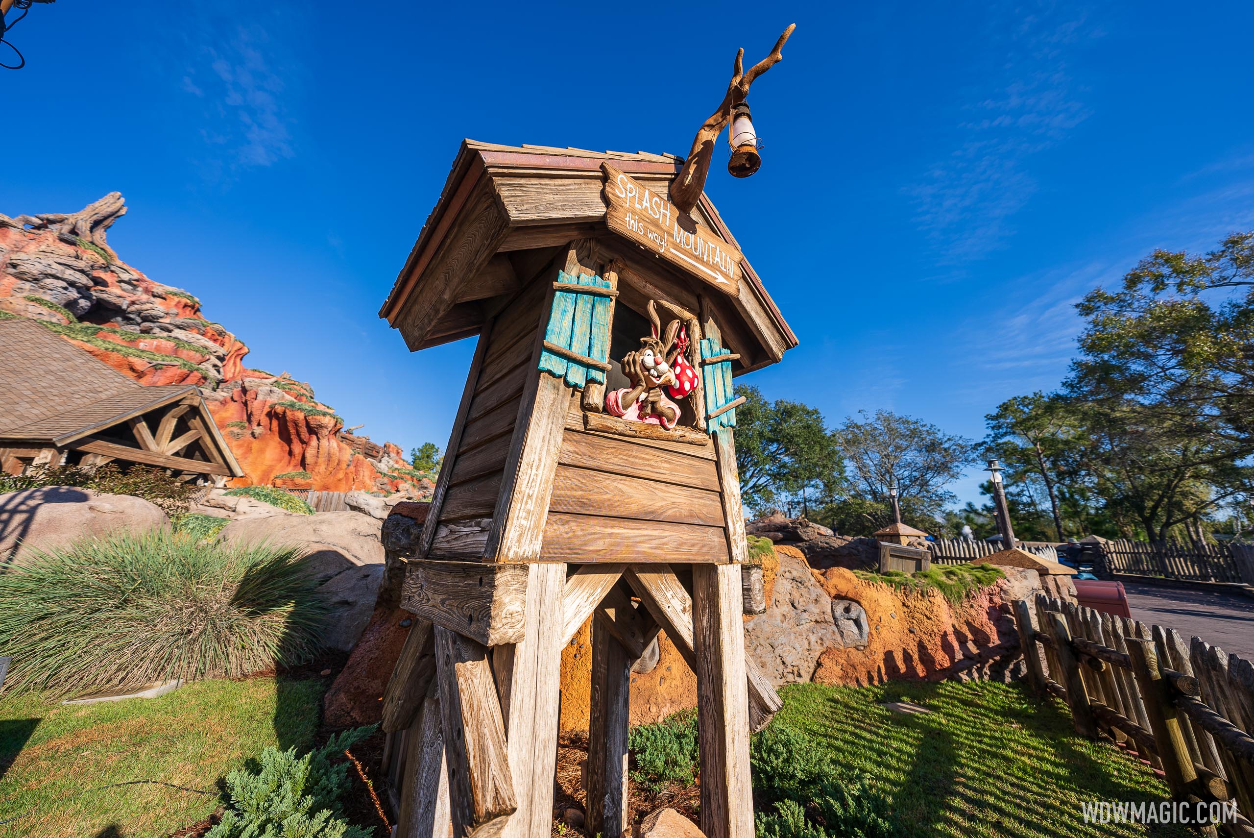 Splash Mountain exterior - Photo 13 of 41