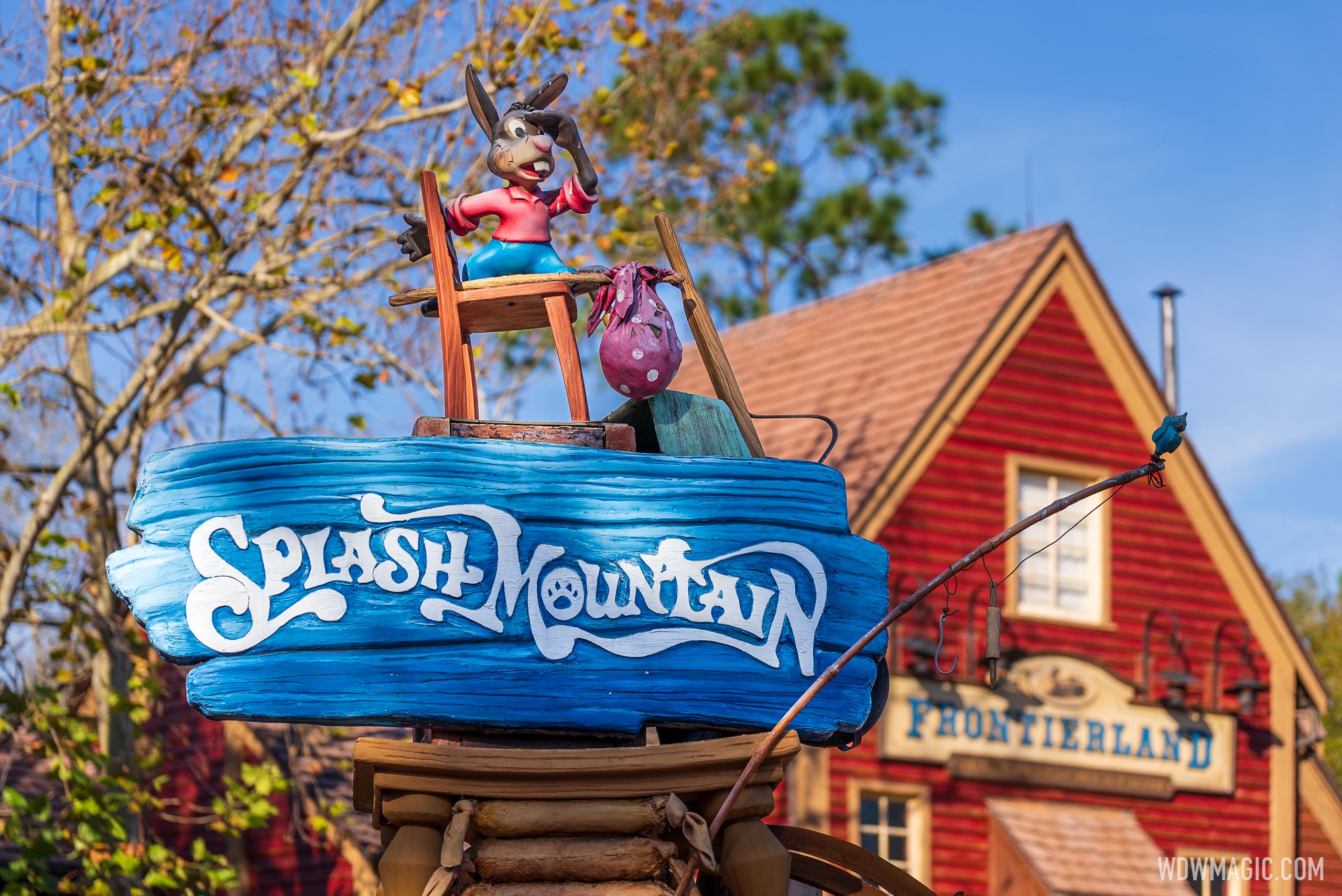 Splash Mountain exterior - Photo 18 of 41