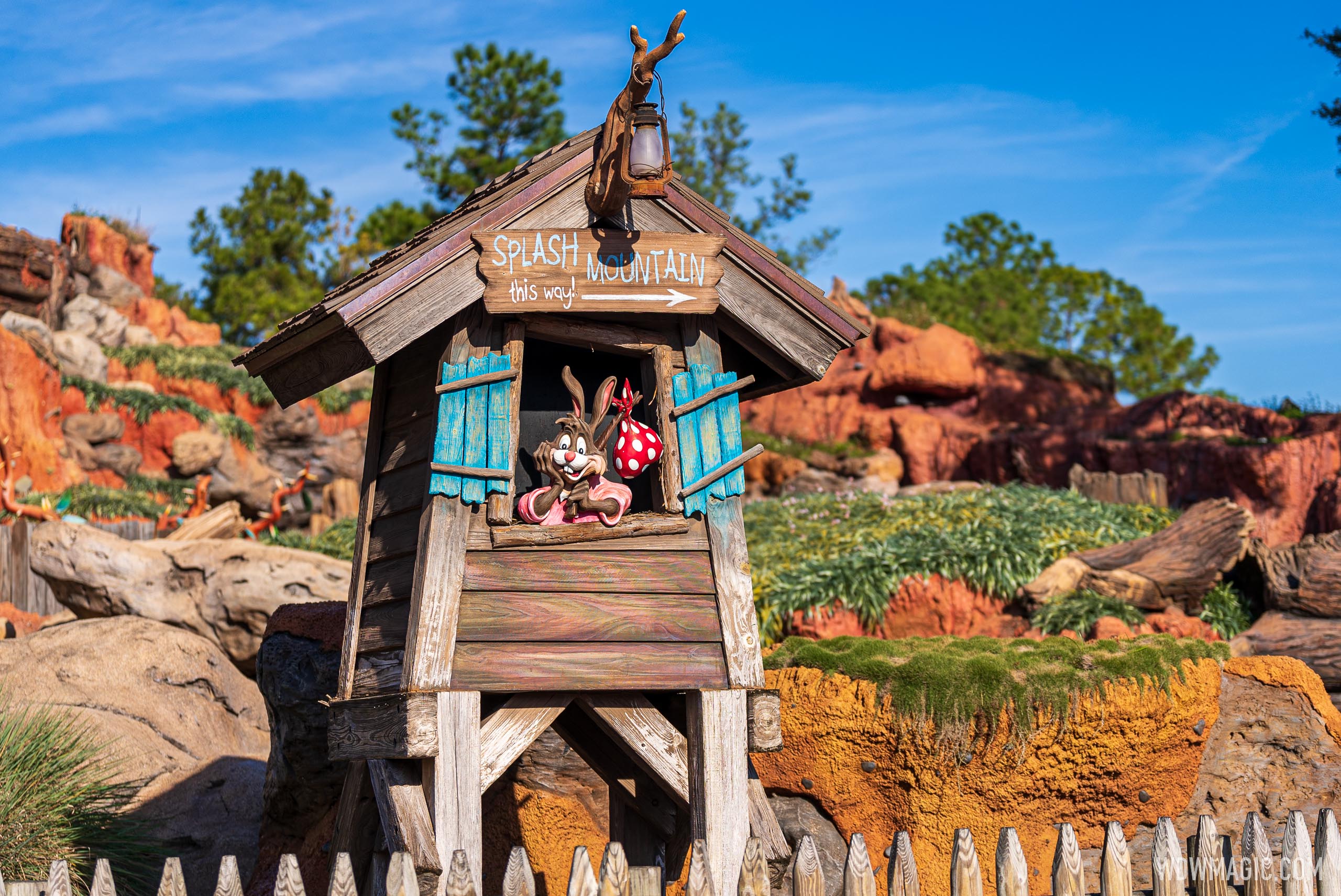 Splash Mountain exterior - Photo 15 of 41