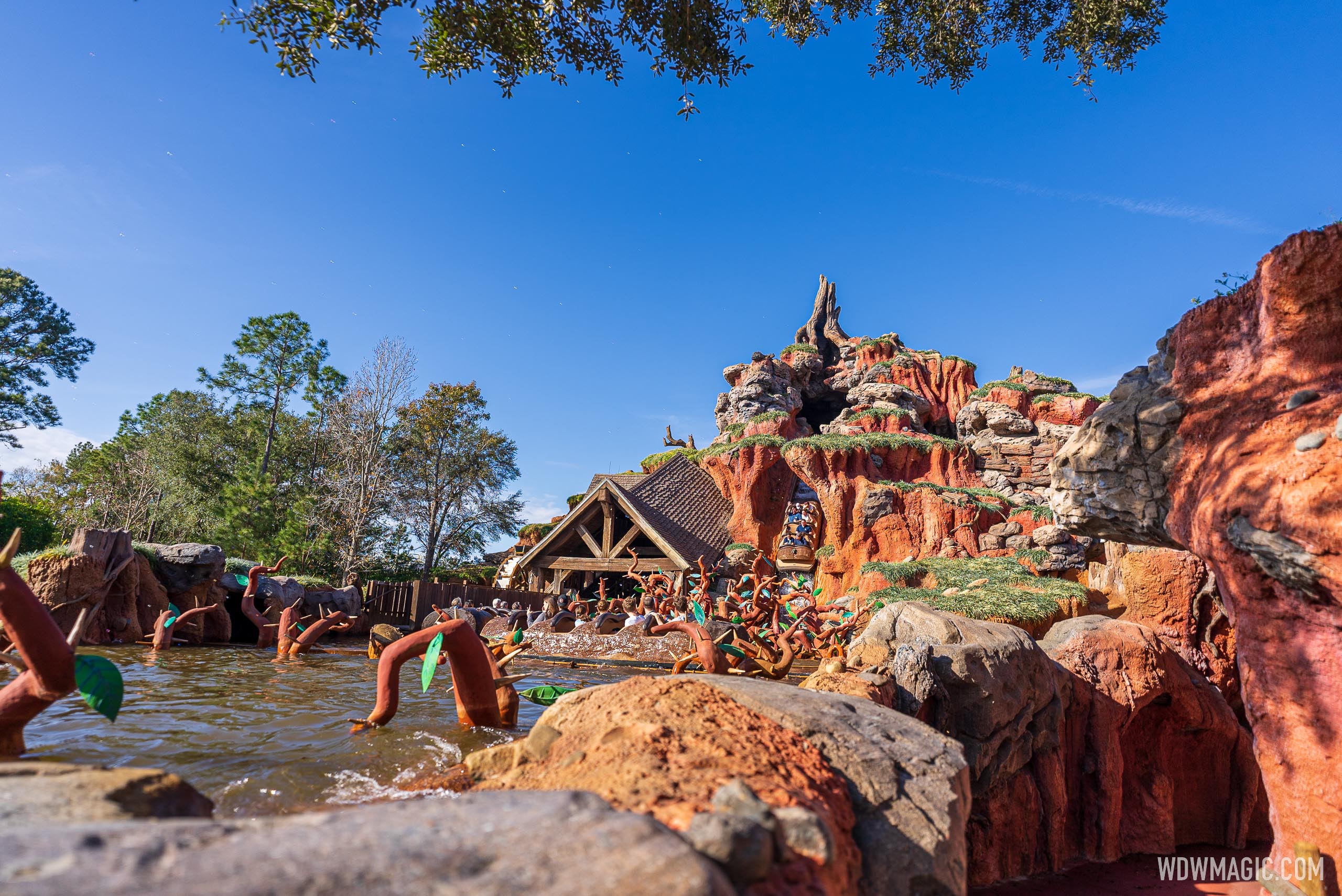 Splash Mountain exterior - Photo 6 of 41