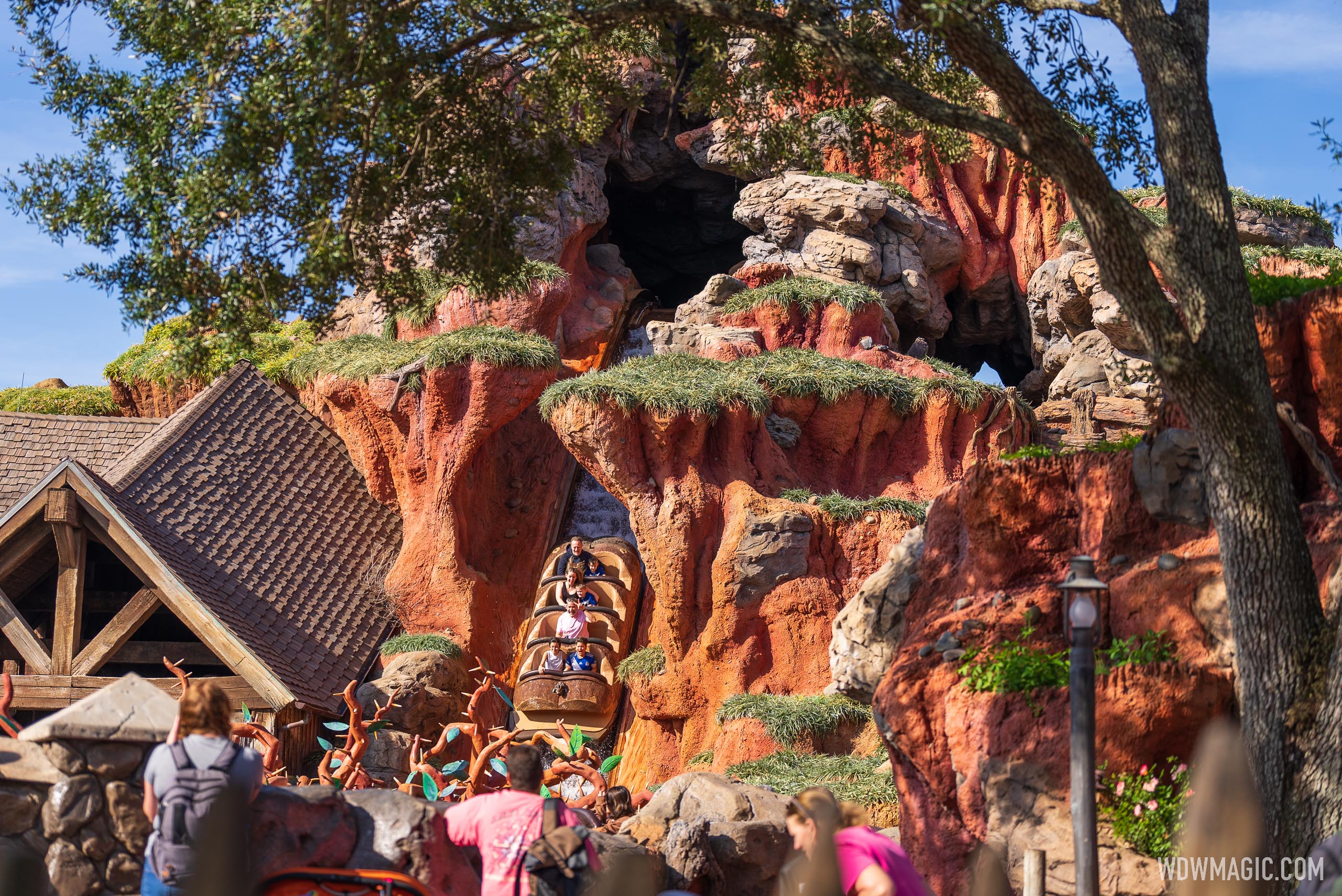 Splash Mountain exterior - Photo 8 of 41