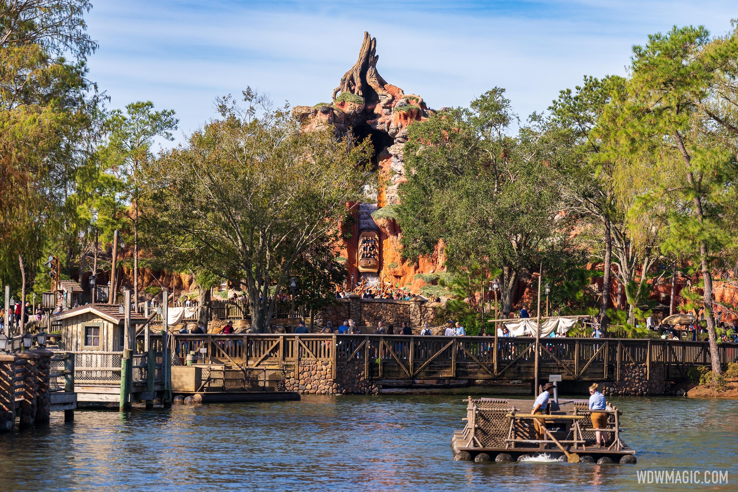 Splash Mountain exterior