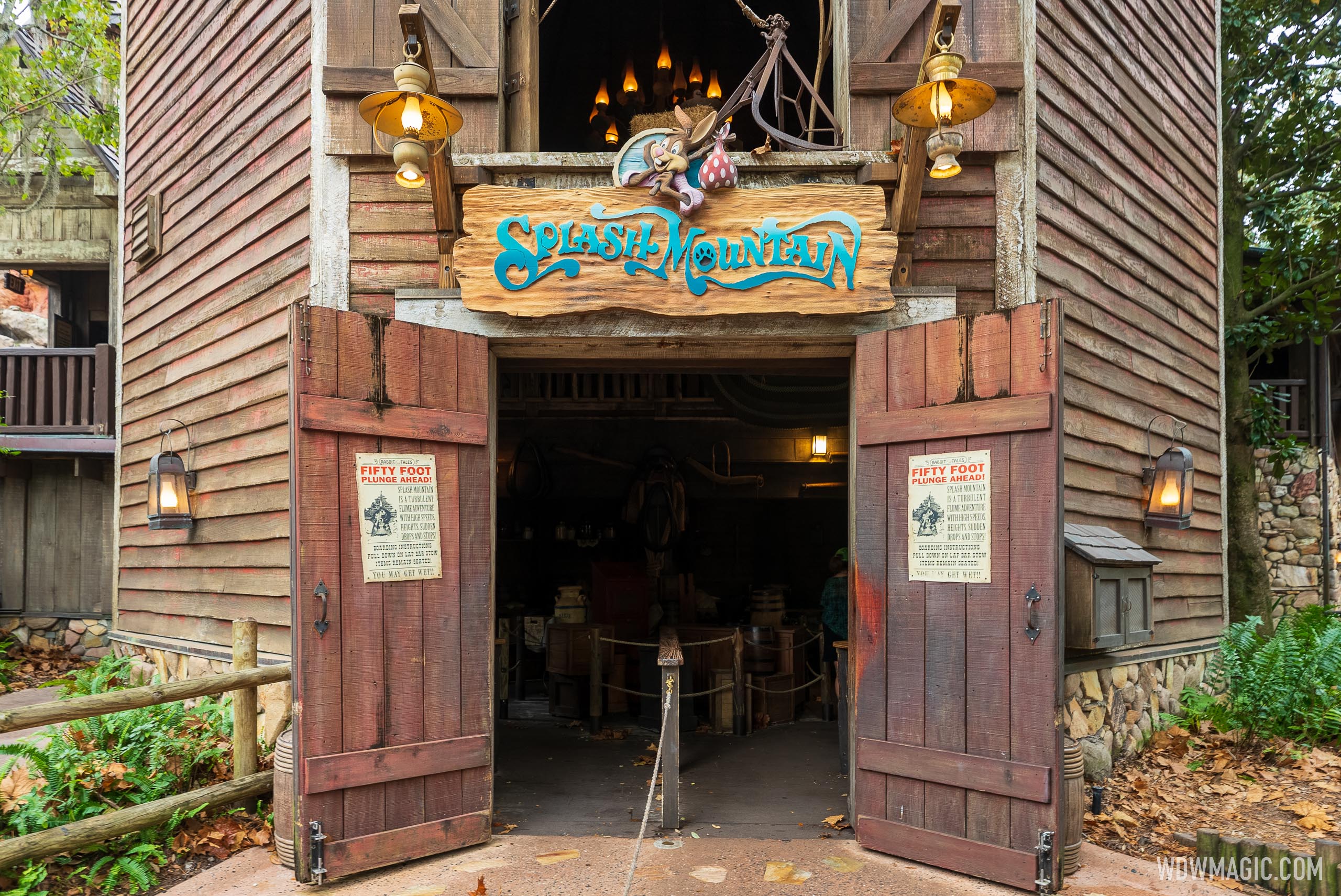 Splash Mountain indoor queue and on-ride - Photo 1 of 59