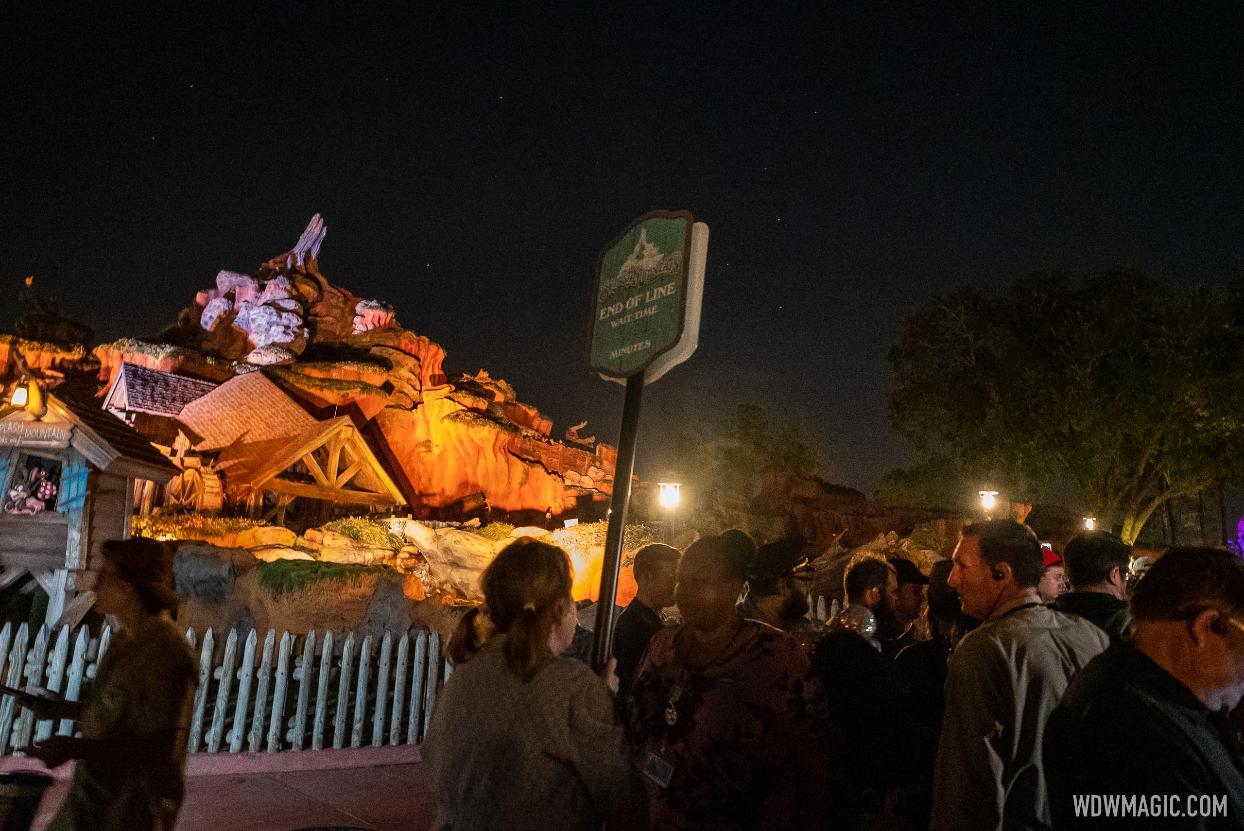 Splash Mountain's final night - Photo 4 of 14