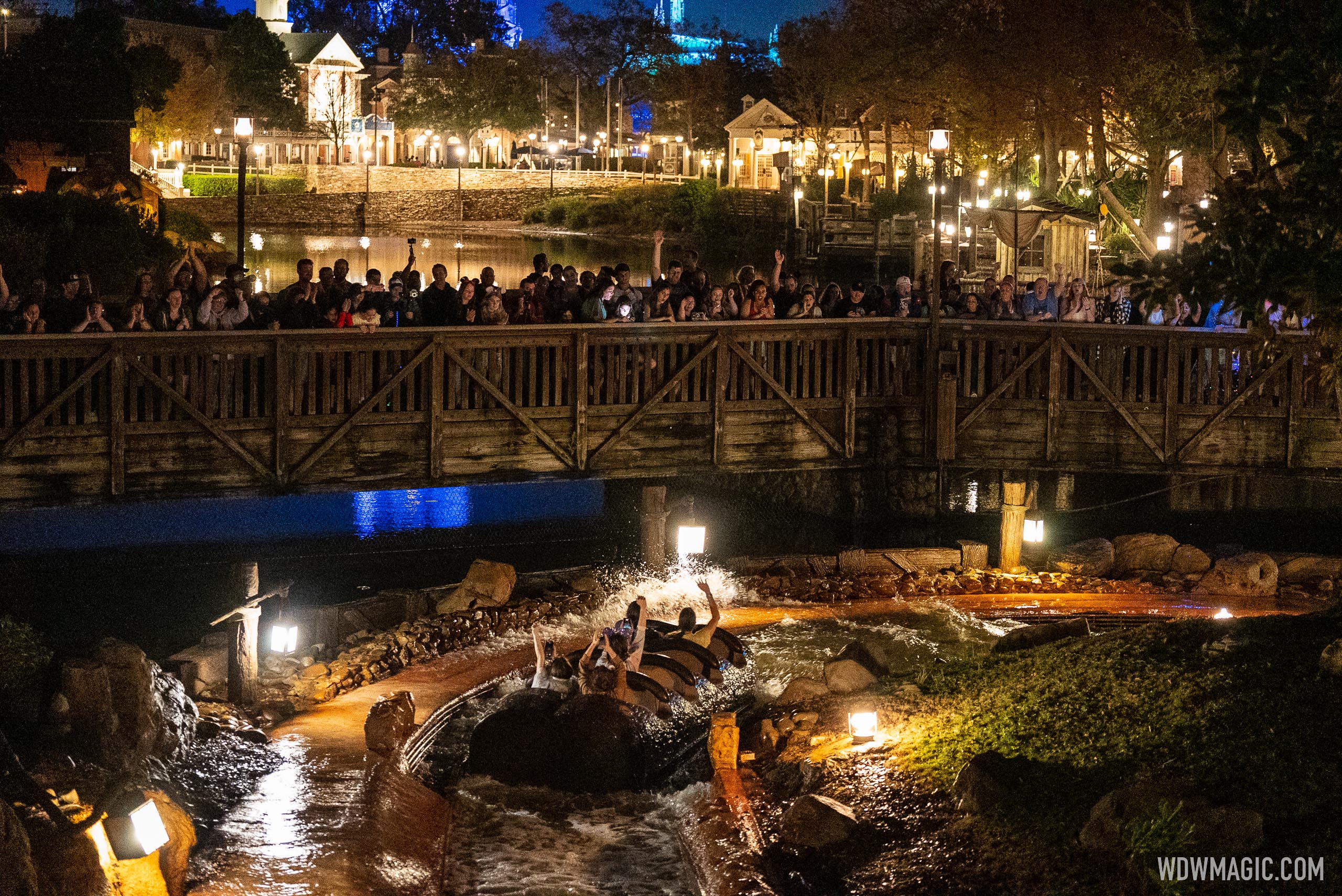 Splash Mountain's final night - Photo 12 of 14