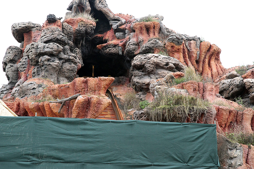 Splash Mountain refurbishment photo update