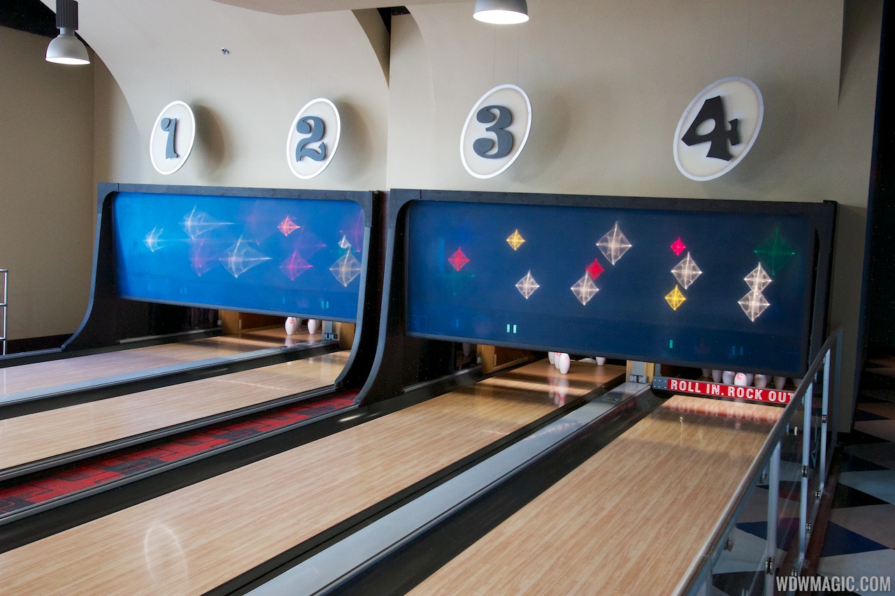 Opening day inside Splitsville - Photo 17 of 48