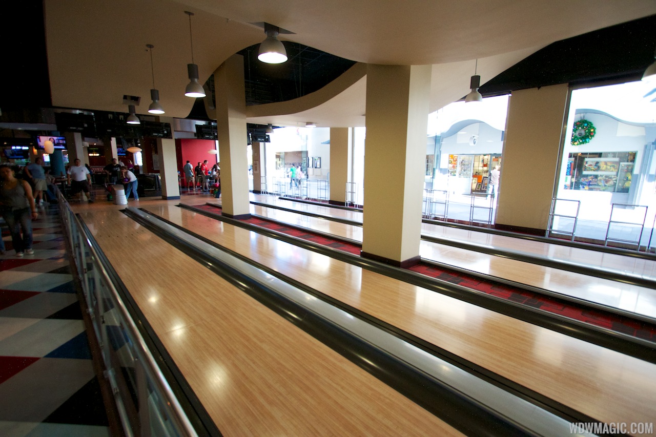 Opening day inside Splitsville - Photo 18 of 48