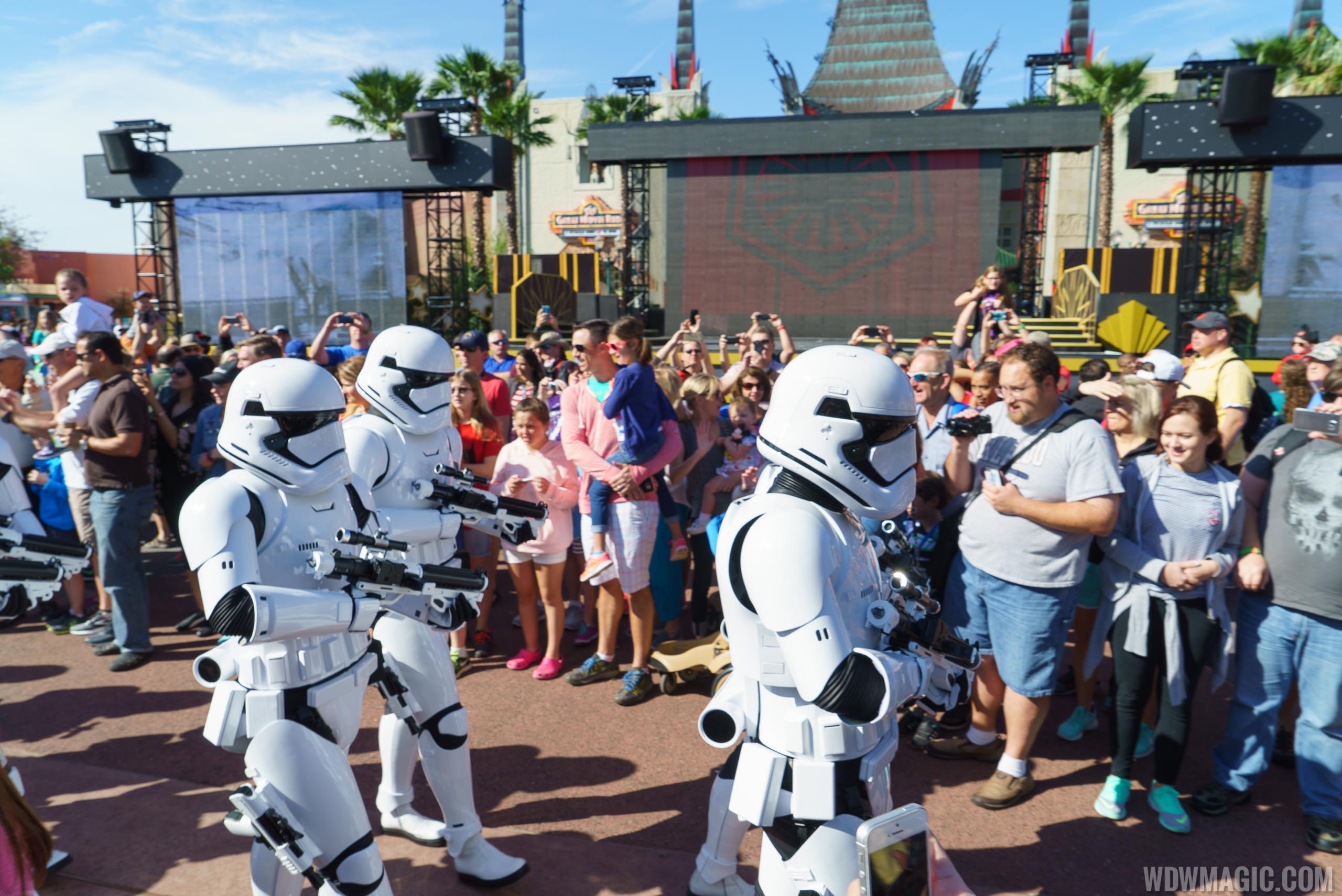 Star Wars Captain Phasma Stormtrooper March - Photo 7 of 12