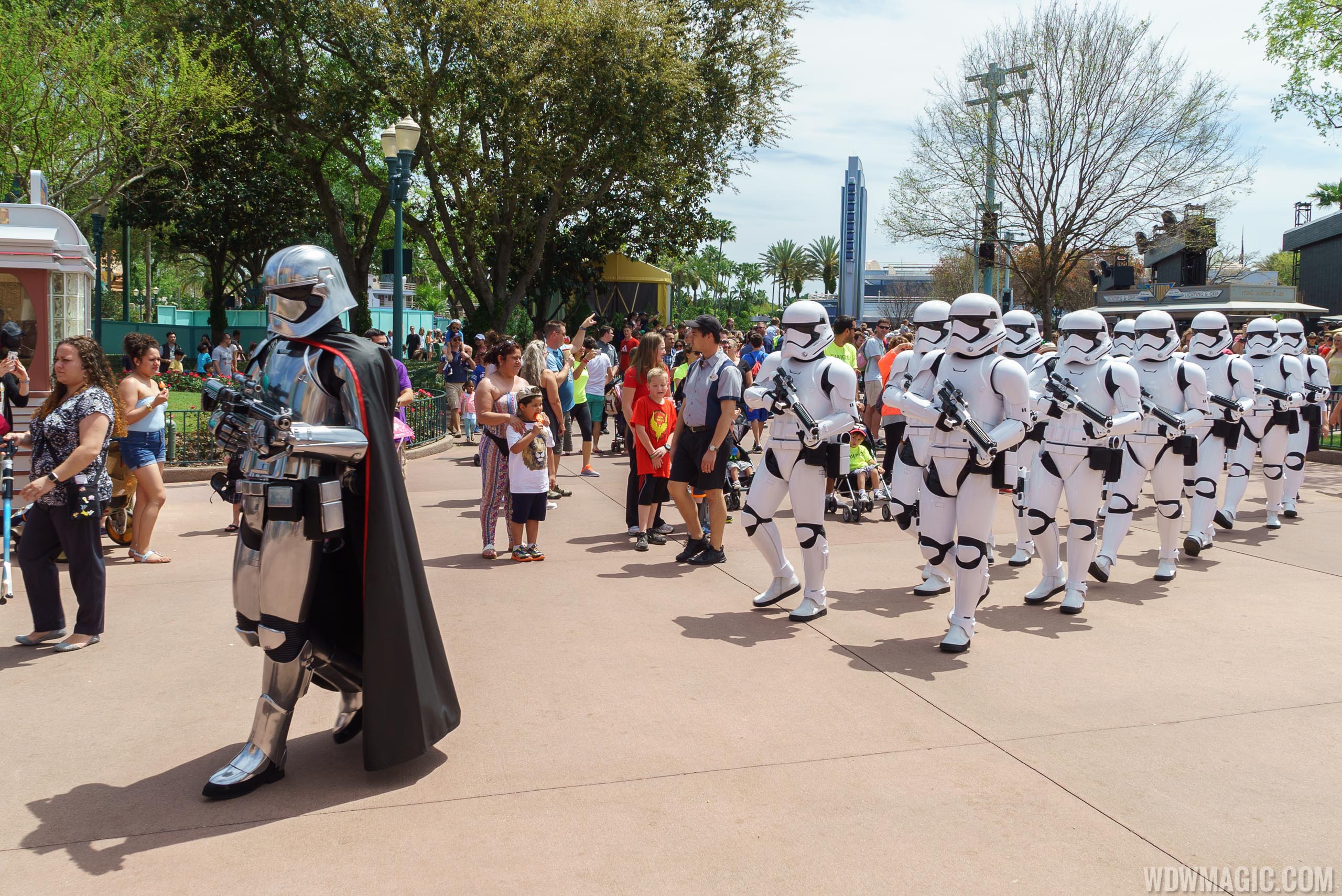 Star Wars Captain Phasma Stormtrooper March - Photo 11 of 12