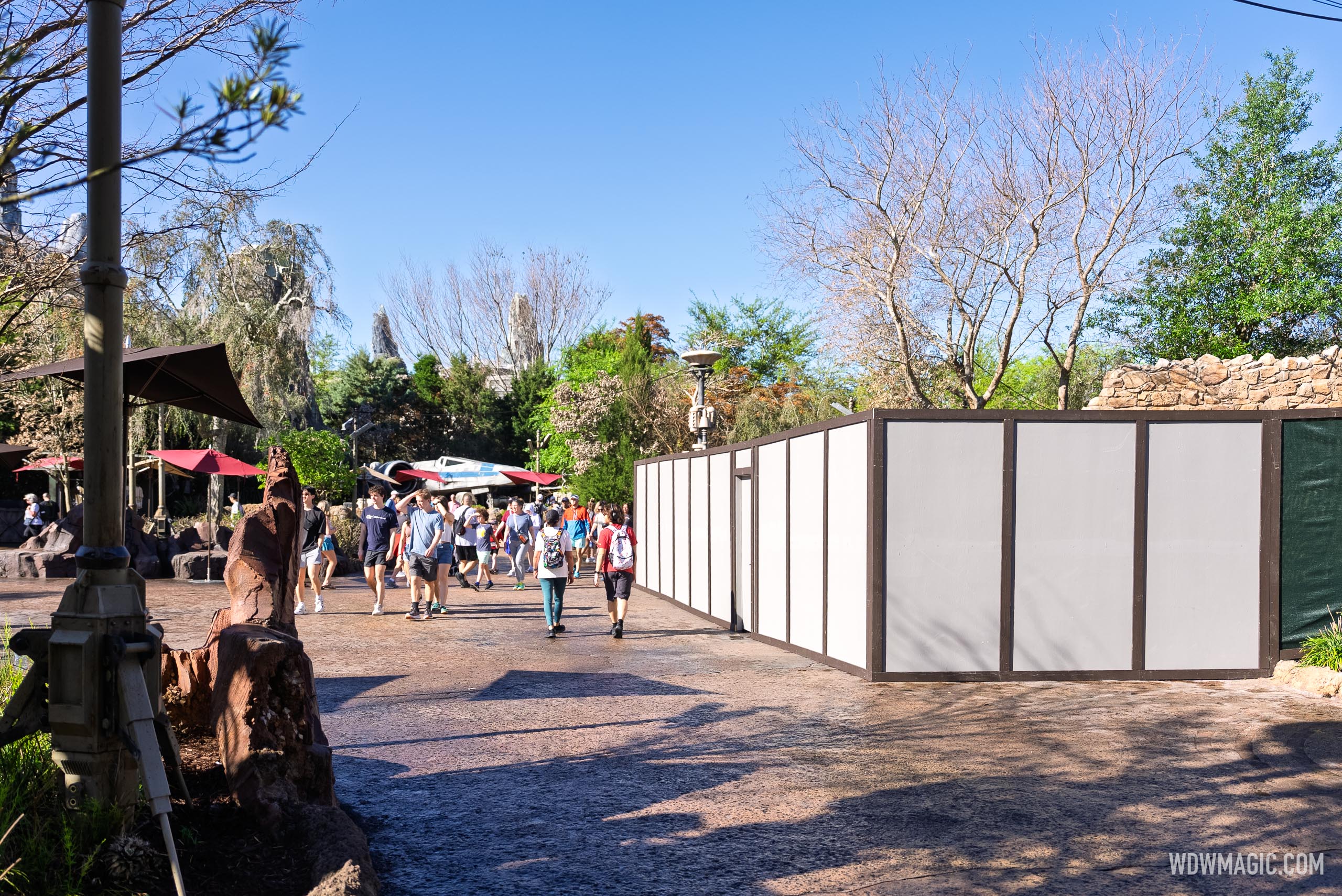 Construction Walls Surround the A-Wing in Star Wars: Galaxy's Edge ...