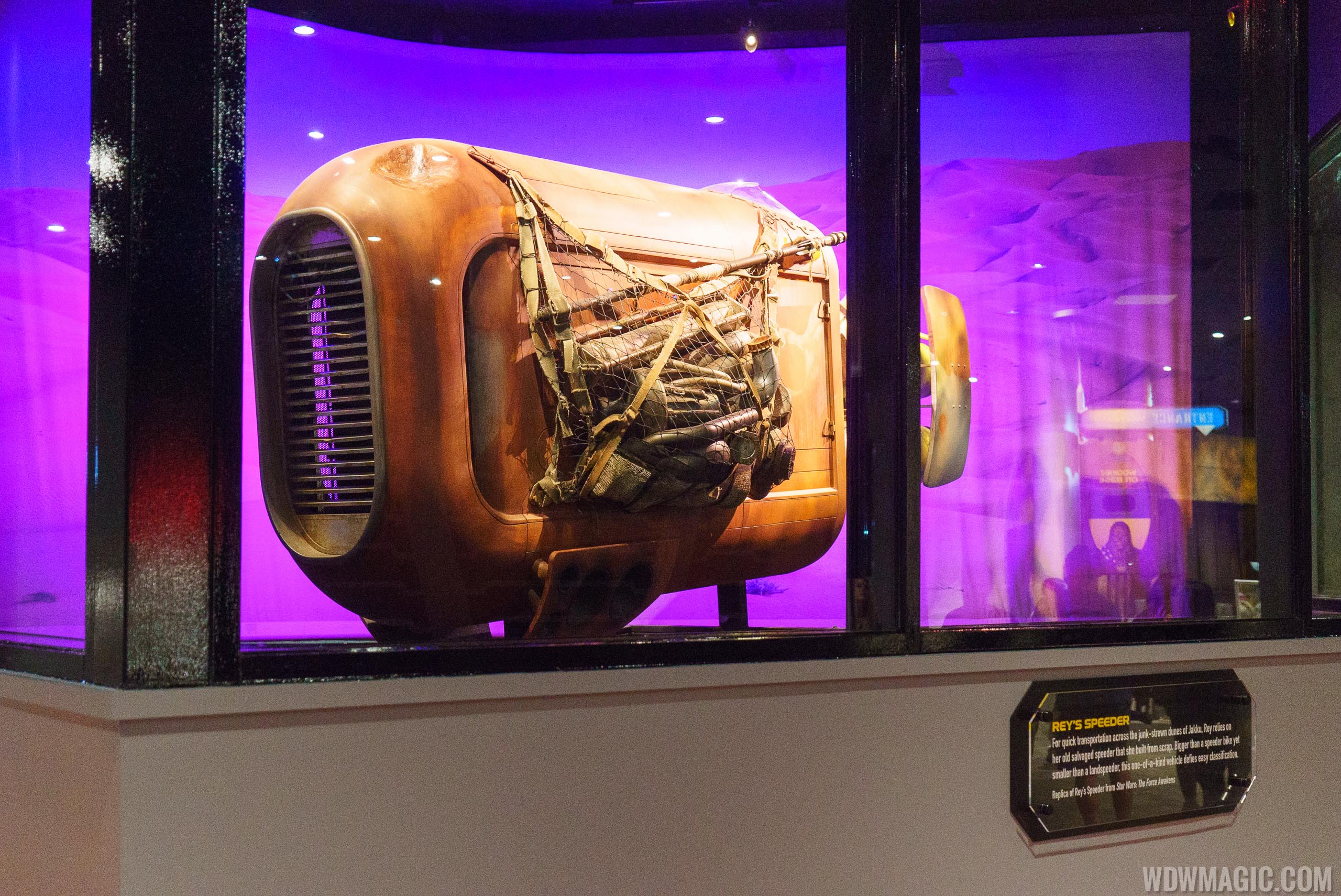 PHOTOS - First look inside the new Star Wars Launch Bay at Disney's ...