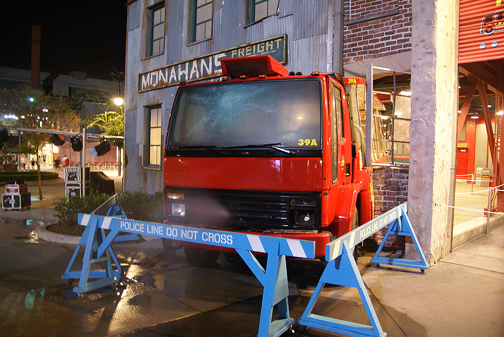 Studio Backlot Tour entrance tram returns