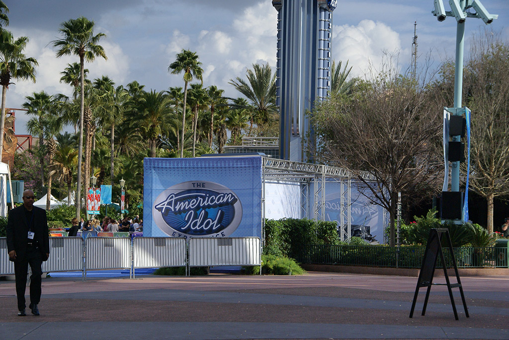 American Idol Experience Premiere Party motorcade photos - Photo 4 of 19