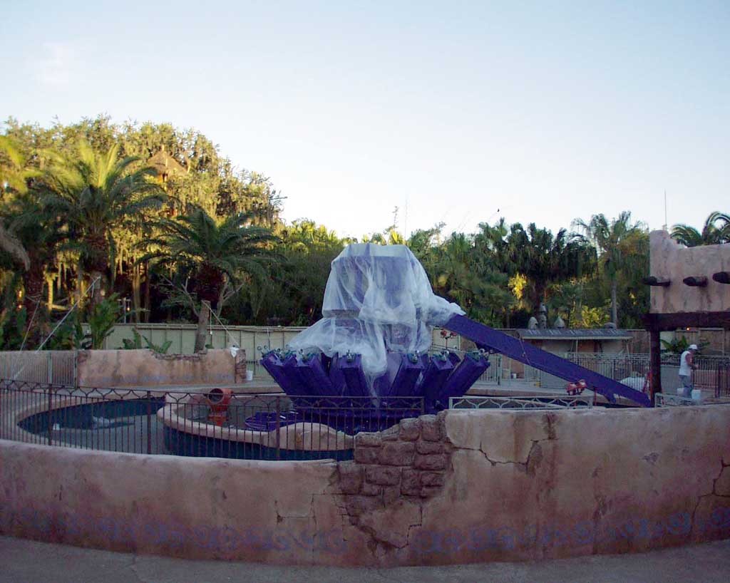 Aladdin construction - Photo 2 of 2