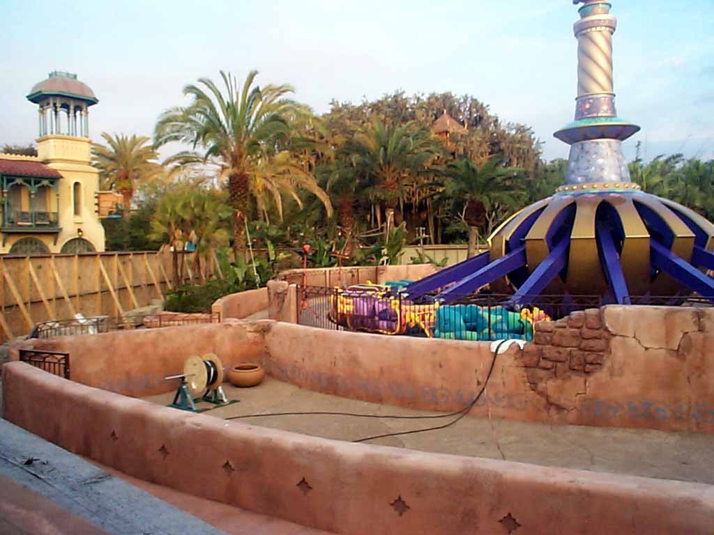 Aladdin construction - Photo 2 of 6