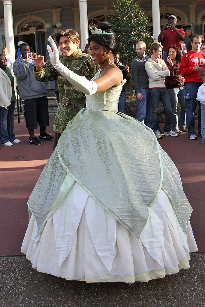 Tiana’s Showboat Jubilee! - Liberty Square parade entrance - Photo 11 of 11