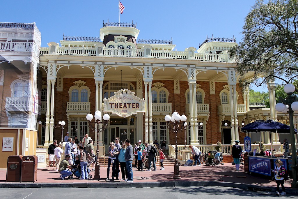 PHOTOS - Town Square Theater signage added to the Main Street ...