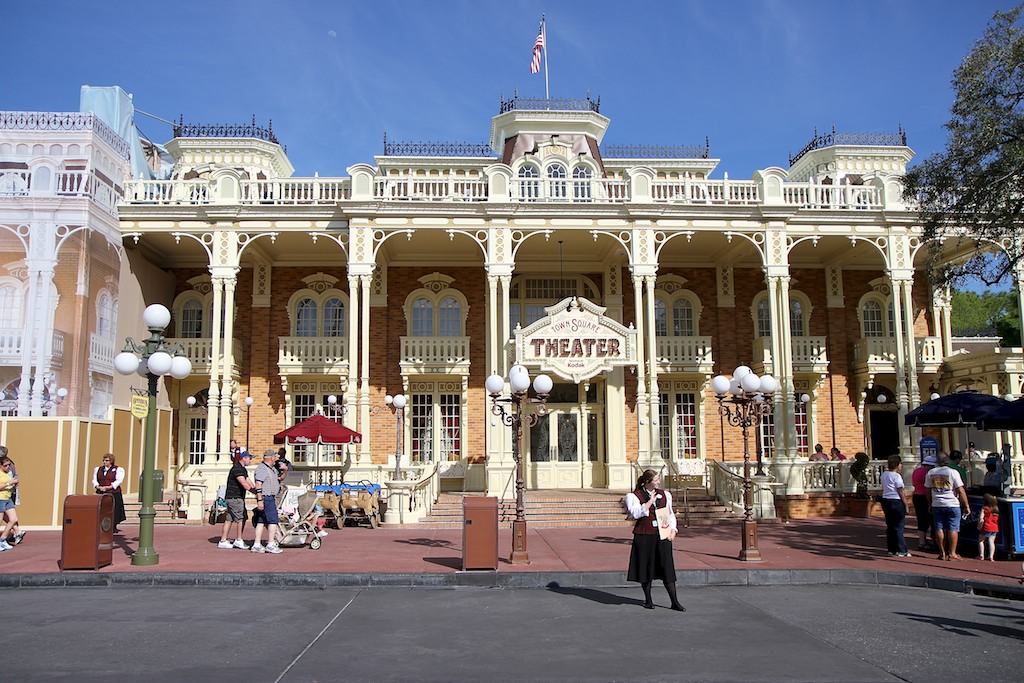 PHOTOS - Some of the construction walls now removed from the Town ...