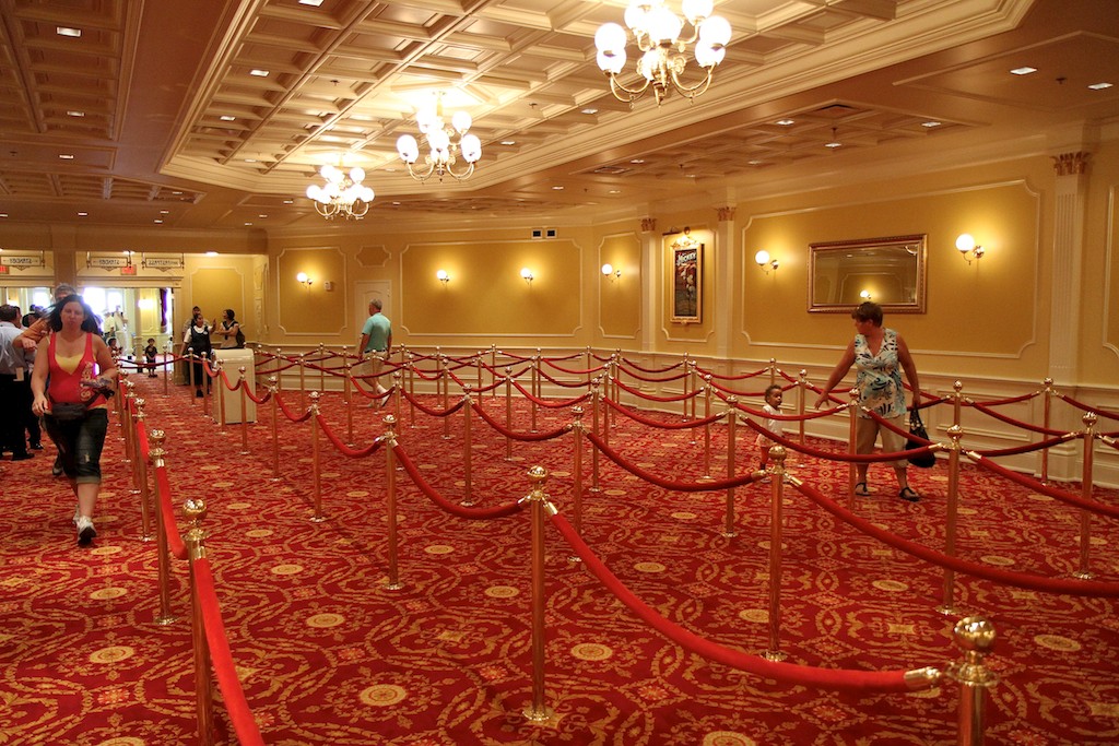 Town Square Theater interior and Mickey Mouse meet and greet - Photo 12 ...