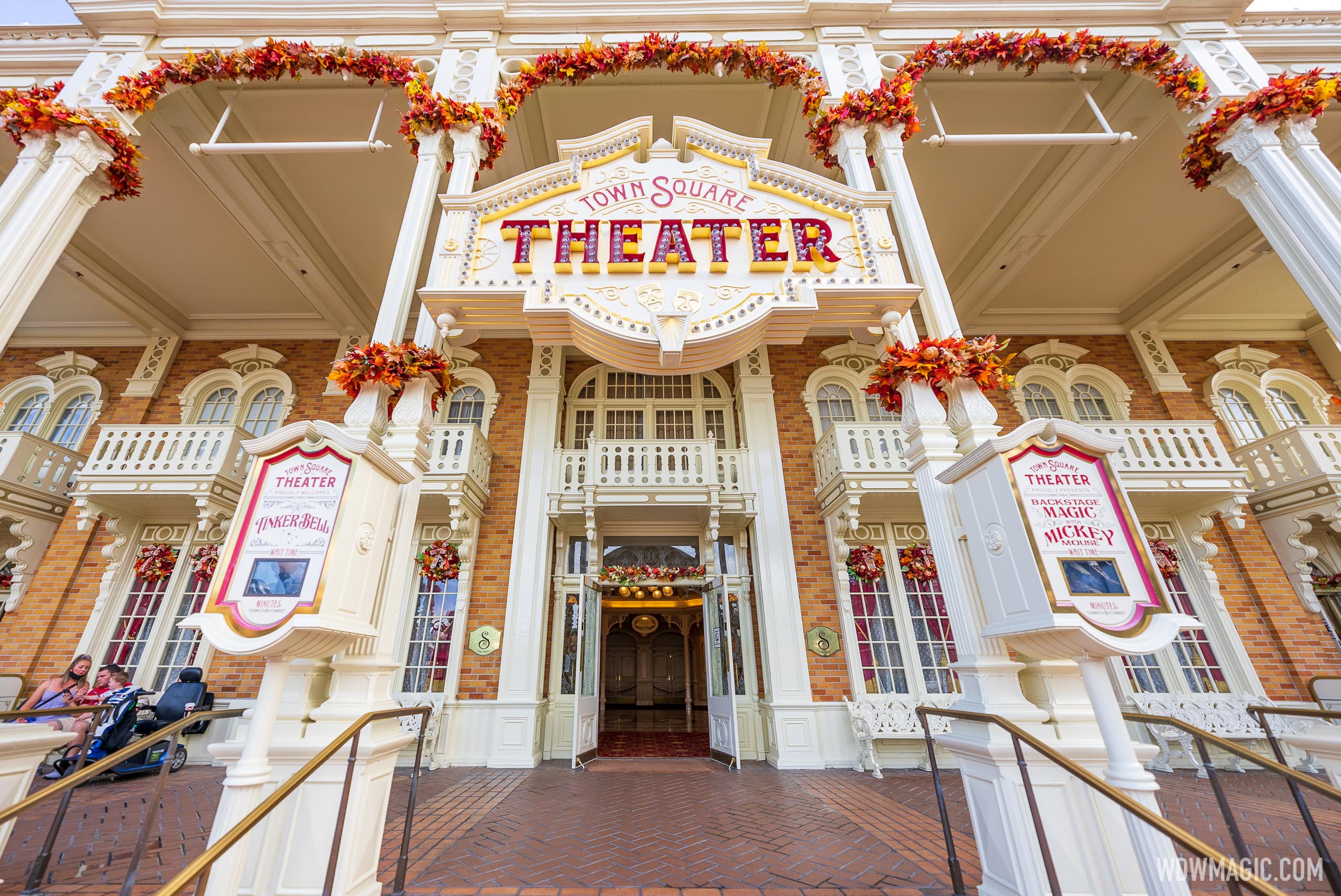 Town Square Theater character meet and greets