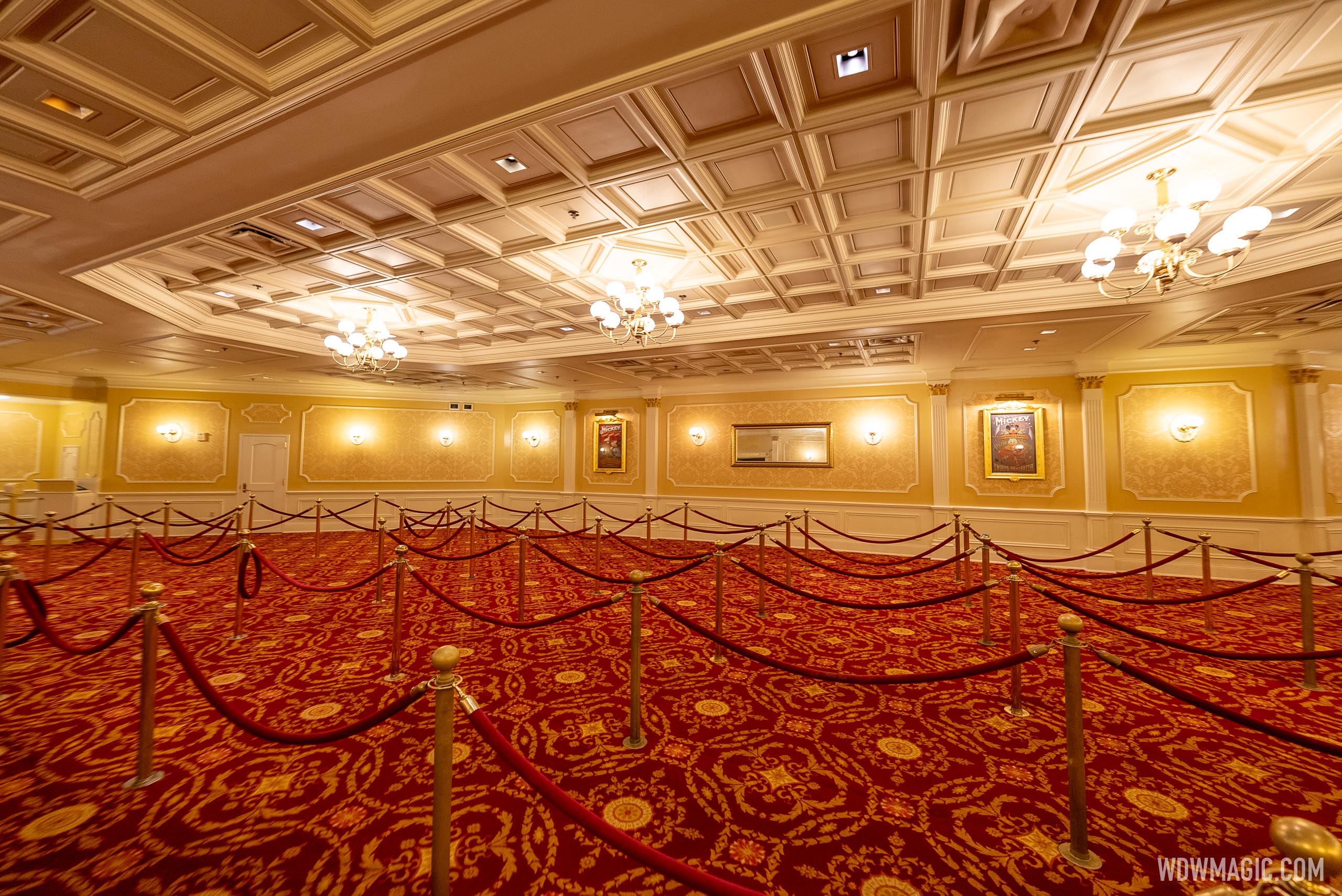 Town Square Theater character meet and greets - Photo 8 of 12