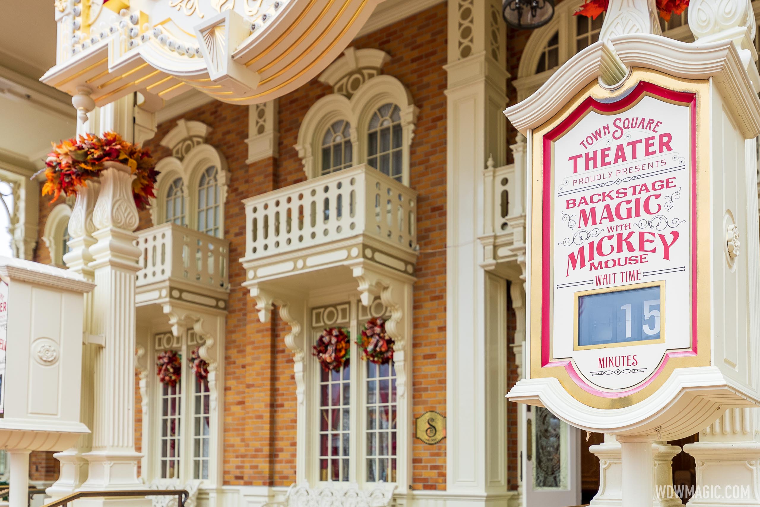 Town Square Theater character meet and greets - Photo 6 of 12