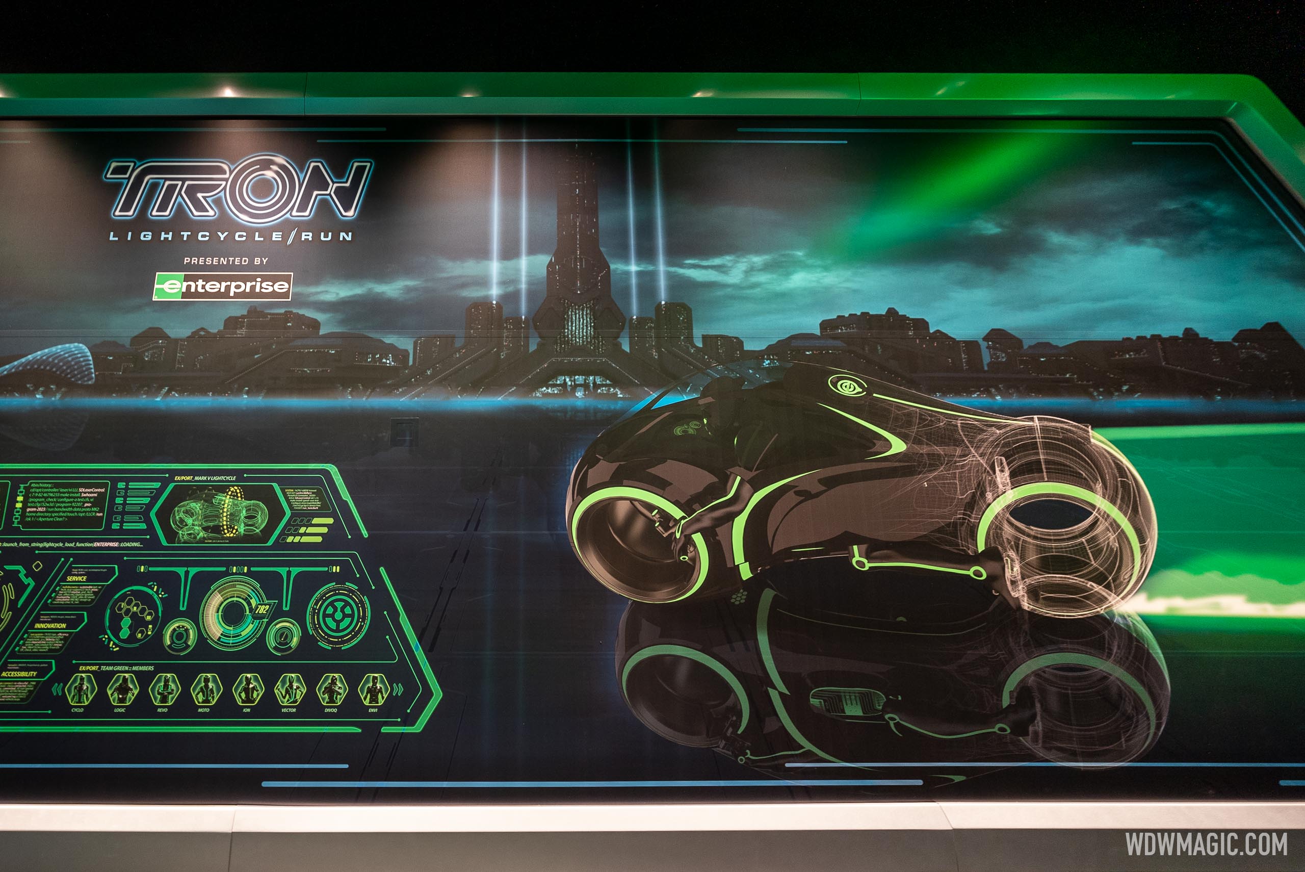 TRON Lightcycle Run Team Green post-show - Photo 7 of 9