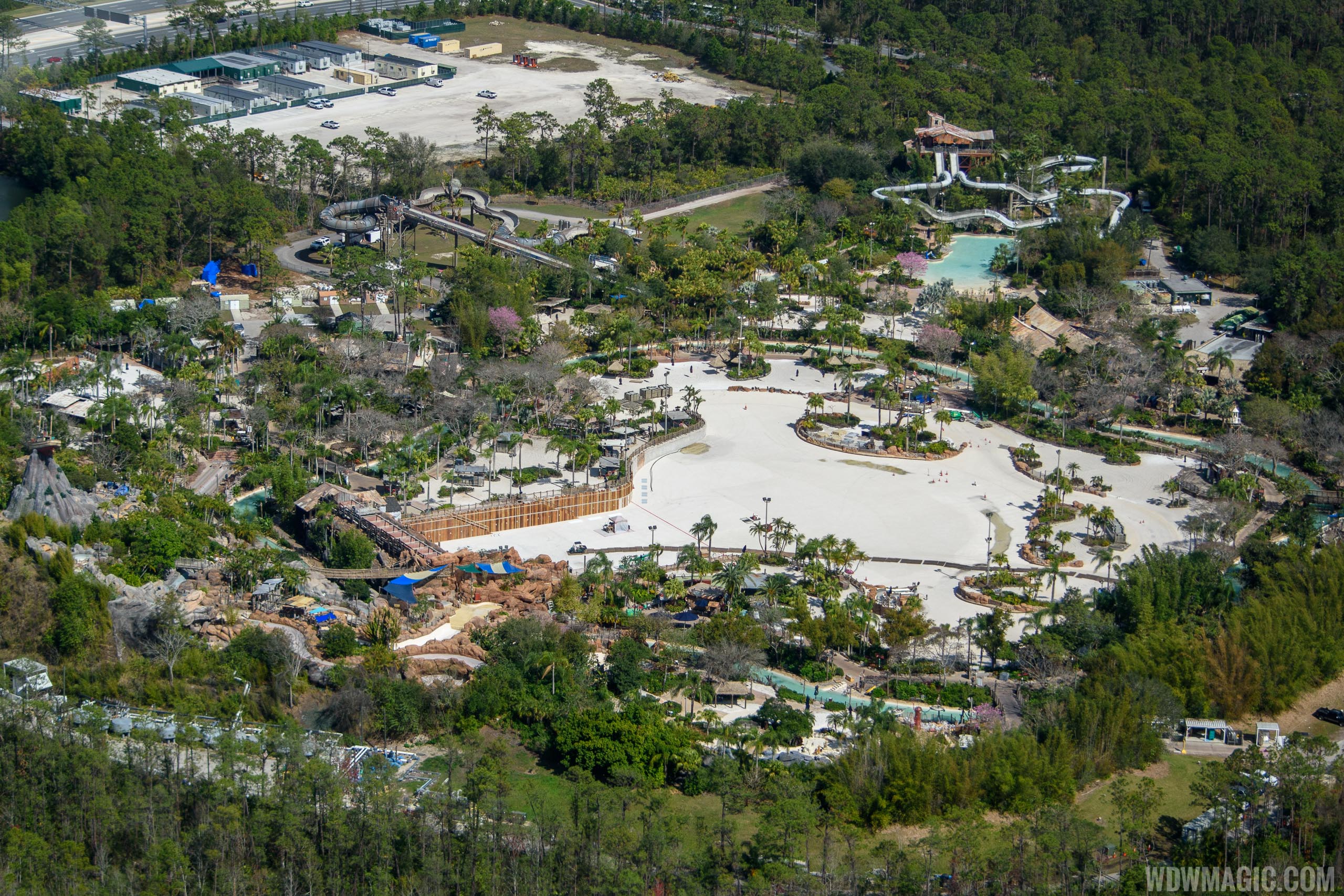 Aerial view of Typhoon Lagoon wave pool emptied - Photo 3 of 5