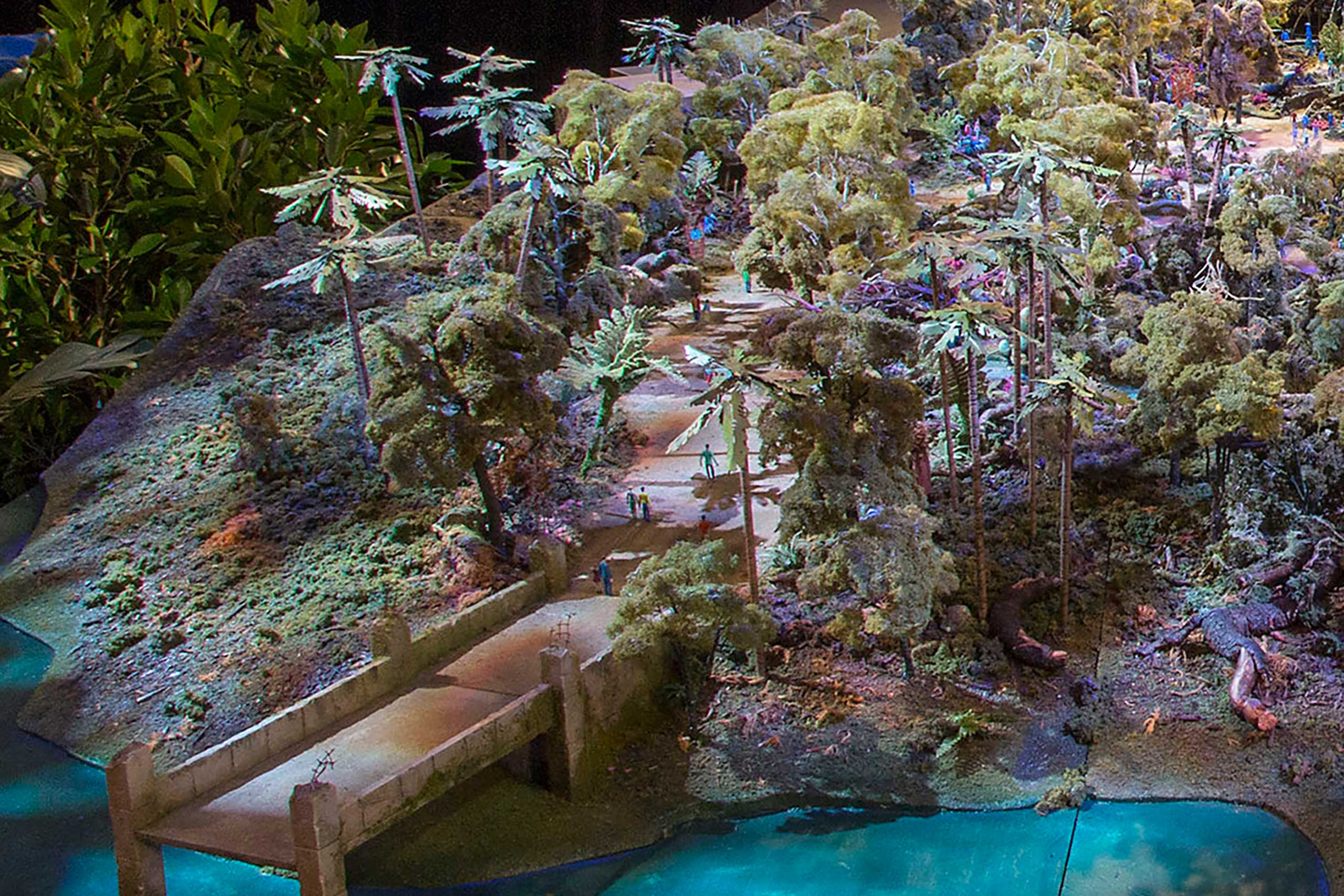 AVATAR model at D23 EXPO 2015 - Photo 4 of 10