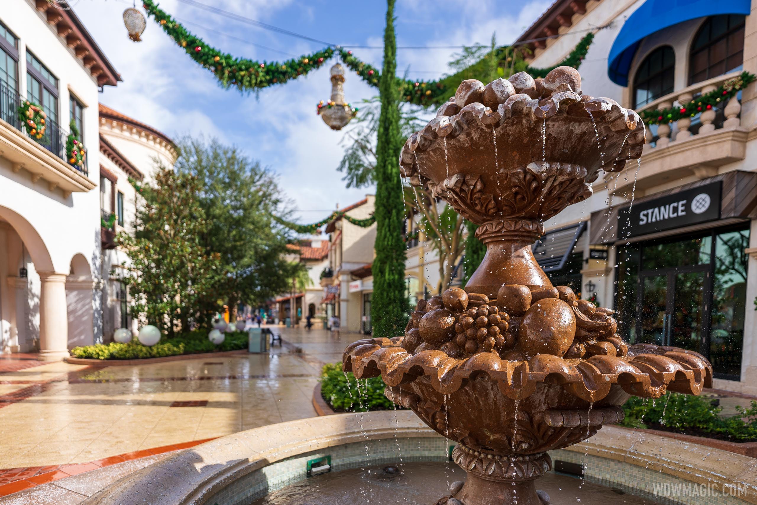 Disney Springs Christmas Holiday Decor 2020 Photo 10 Of 50 disney-springs-christmas-holiday-decor-2020-photo-10-of-50