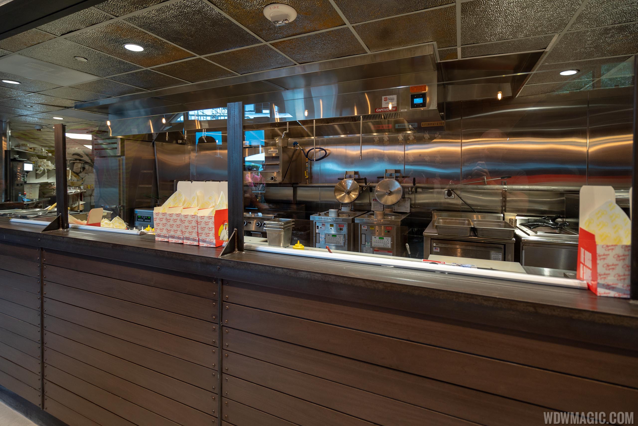 PHOTOS - First look and taste at Chicken Guy! Disney Springs