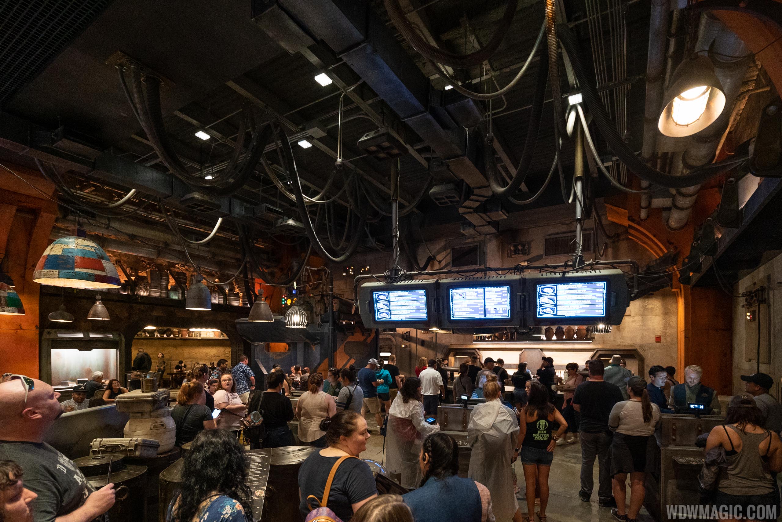 REVIEW - Docking Bay 7 Food and Cargo at Star Wars Galaxy's Edge