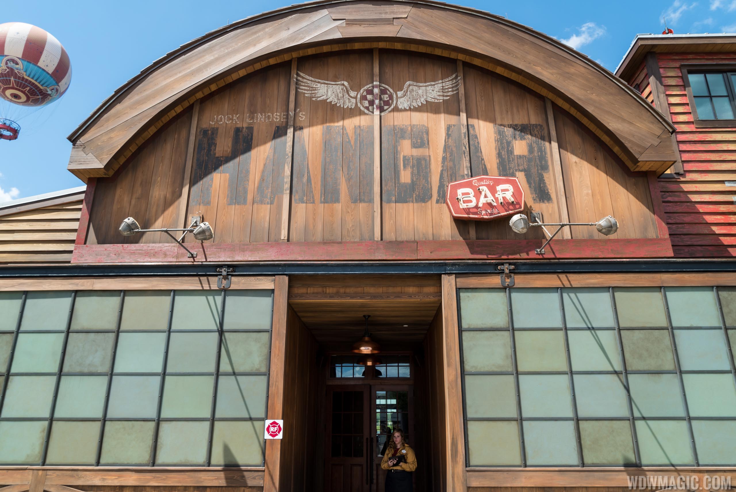 REVIEW - Jock Lindsey's Hangar Bar at Disney Springs