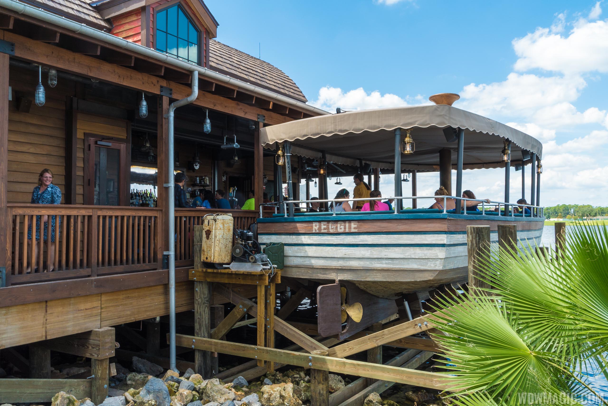 REVIEW - Jock Lindsey's Hangar Bar at Disney Springs
